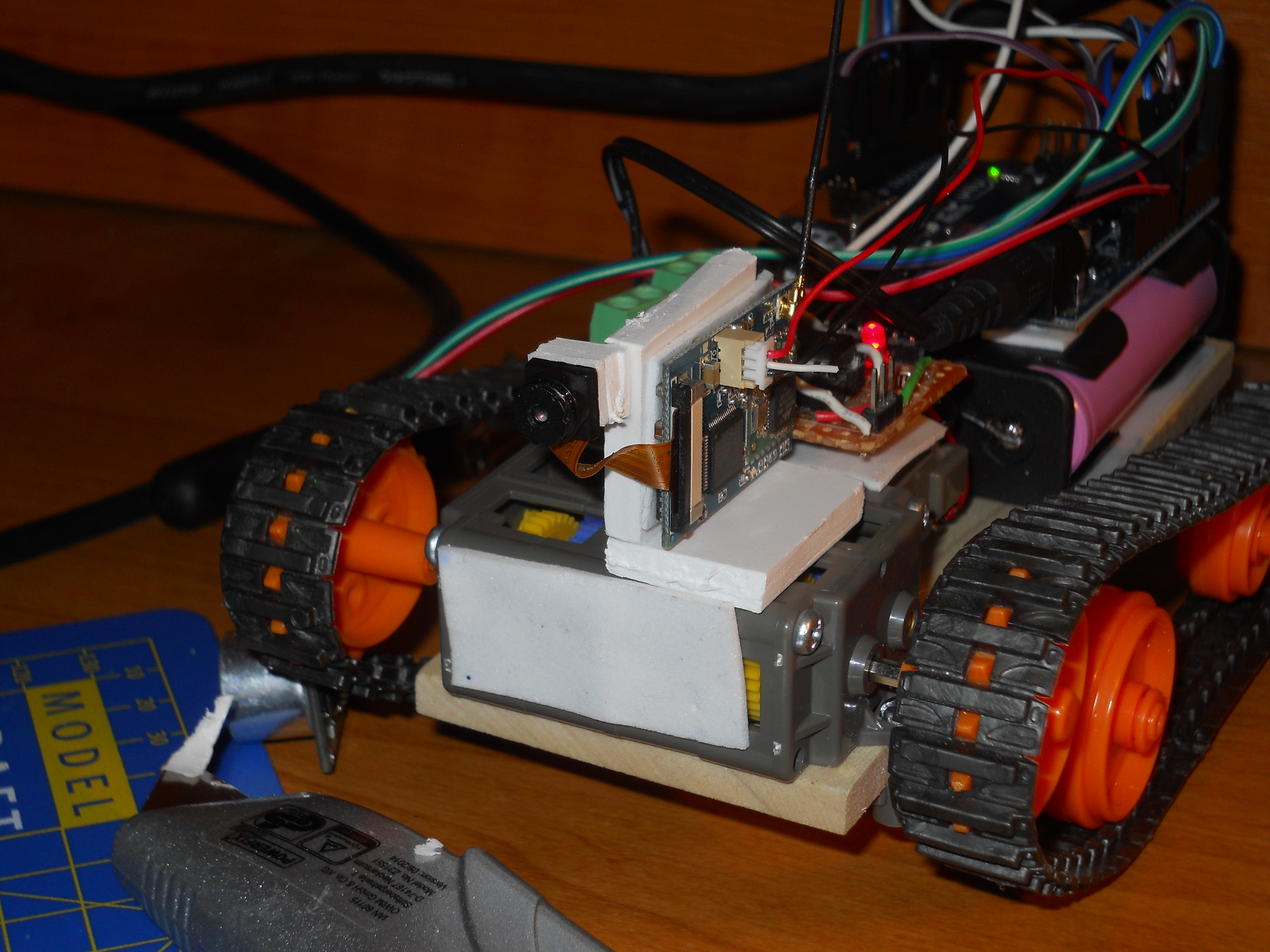 FPV Virtual Reality Arduino Controlled Tracked Robot : 17 Steps (with ...