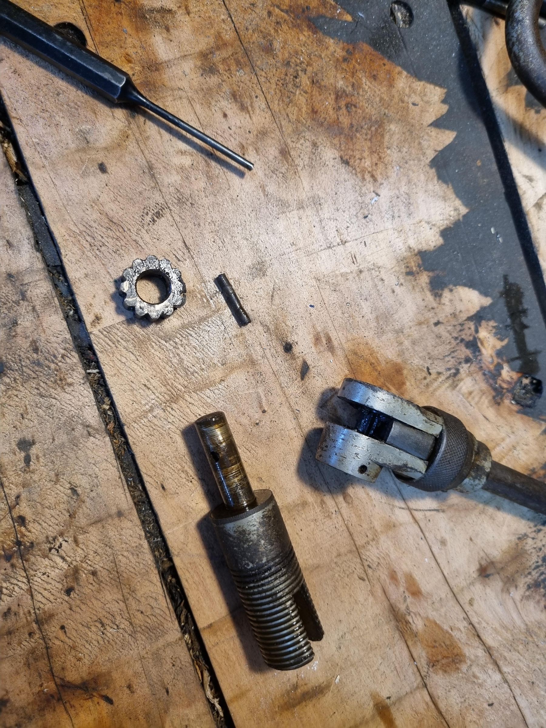 Modern 3-Jaw Chuck on Stanley Hand Brace : 4 Steps - Instructables