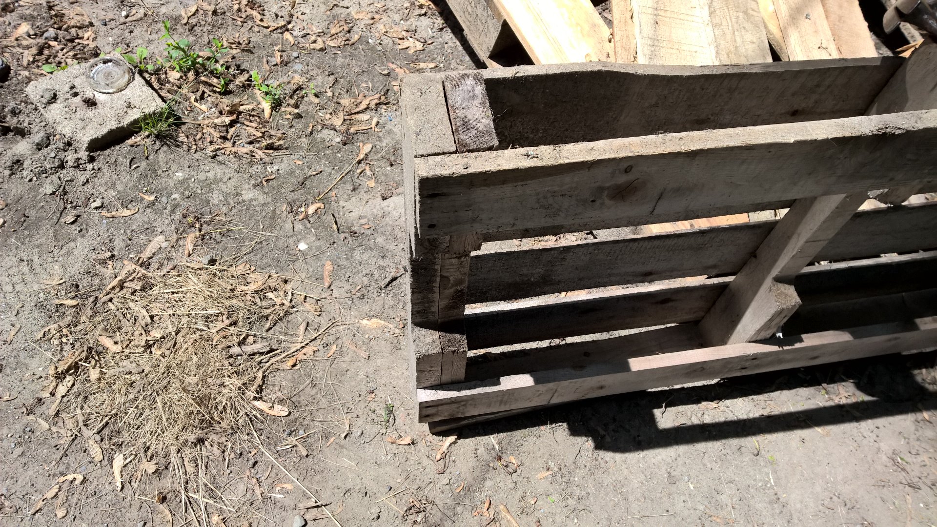 Recycled Pallets and Wood - Two Bale Hay Storage Rack : 8 Steps ...