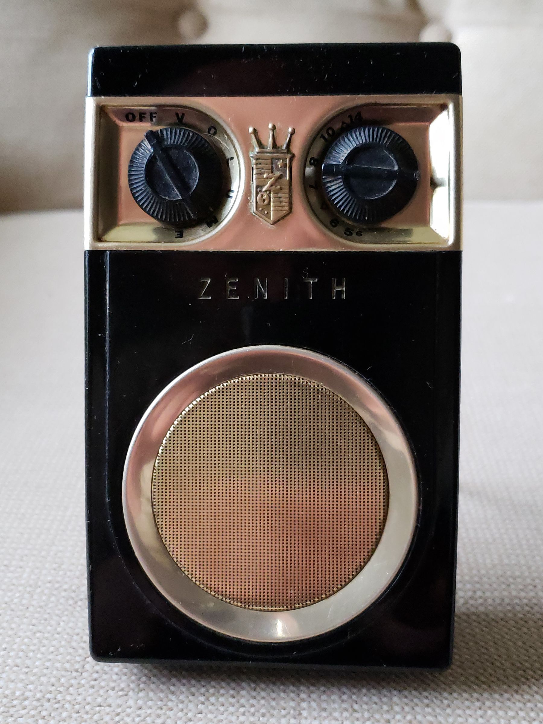 Bringing a 1955 Transistor Radio Back to Life : 7 Steps - Instructables
