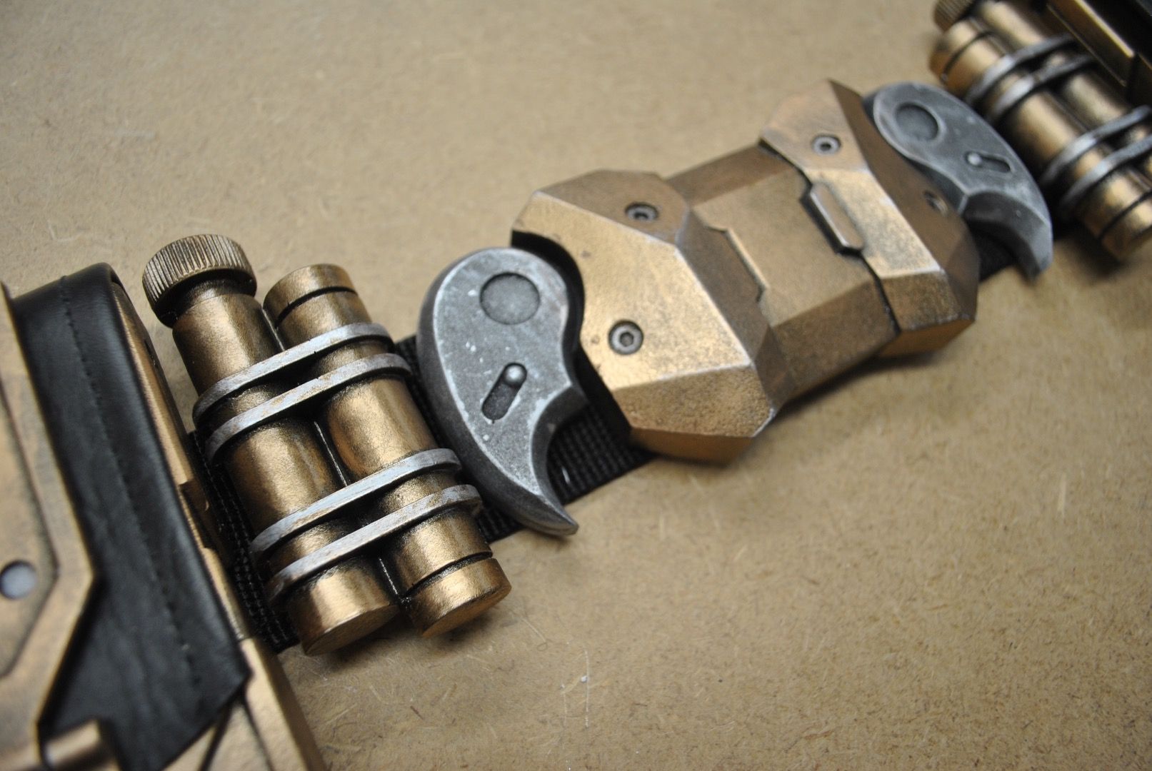 Batman Arkham Knight Utility Belt : 9 Steps (with Pictures) - Instructables