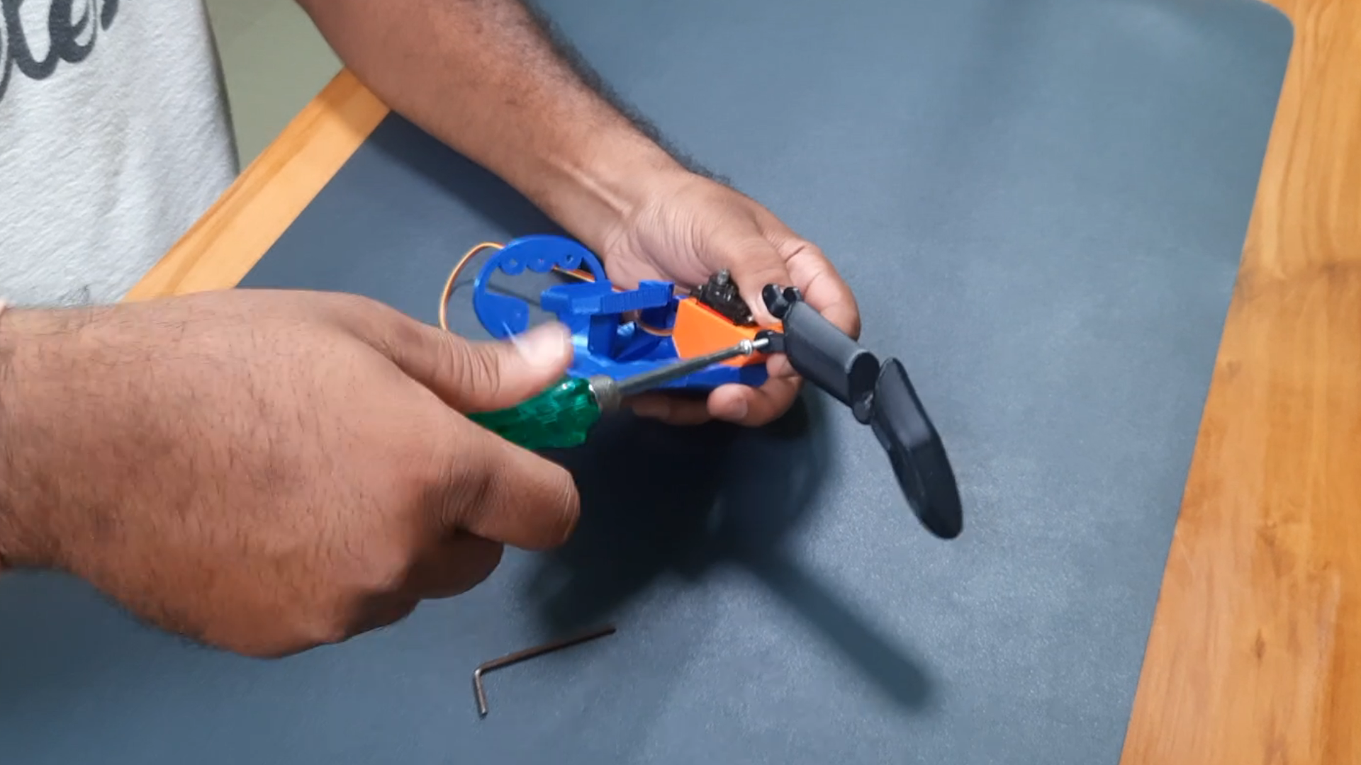 DIY 3D Printed Robotic Hand Controlled by Mobile | ESP32 + MG90 Servo Project | Full Build Guide ...