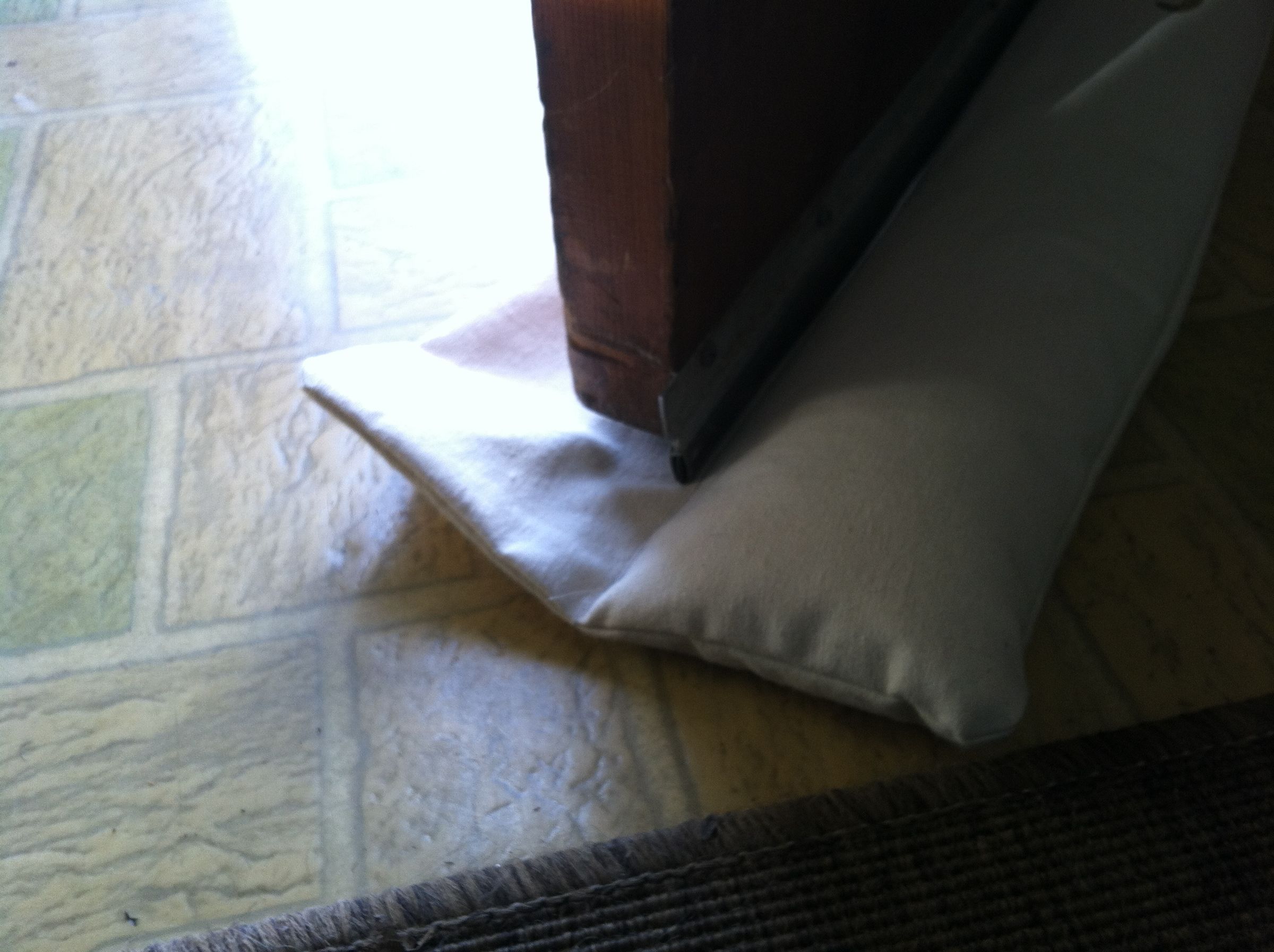 Draft Stopper for Drafty Doors : 7 Steps (with Pictures) - Instructables