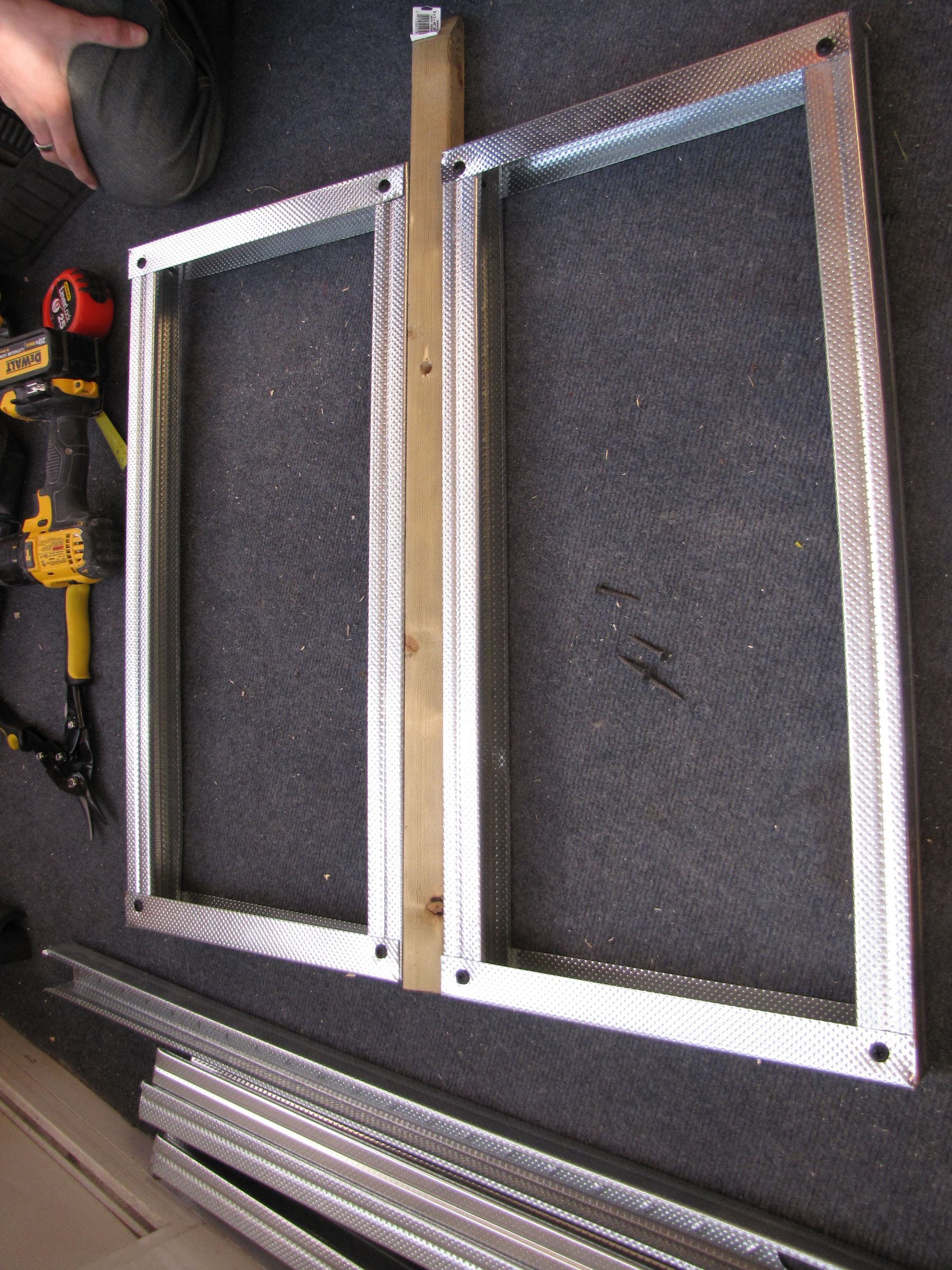 OTA HDTV Antenna From Construction Waste : 7 Steps - Instructables