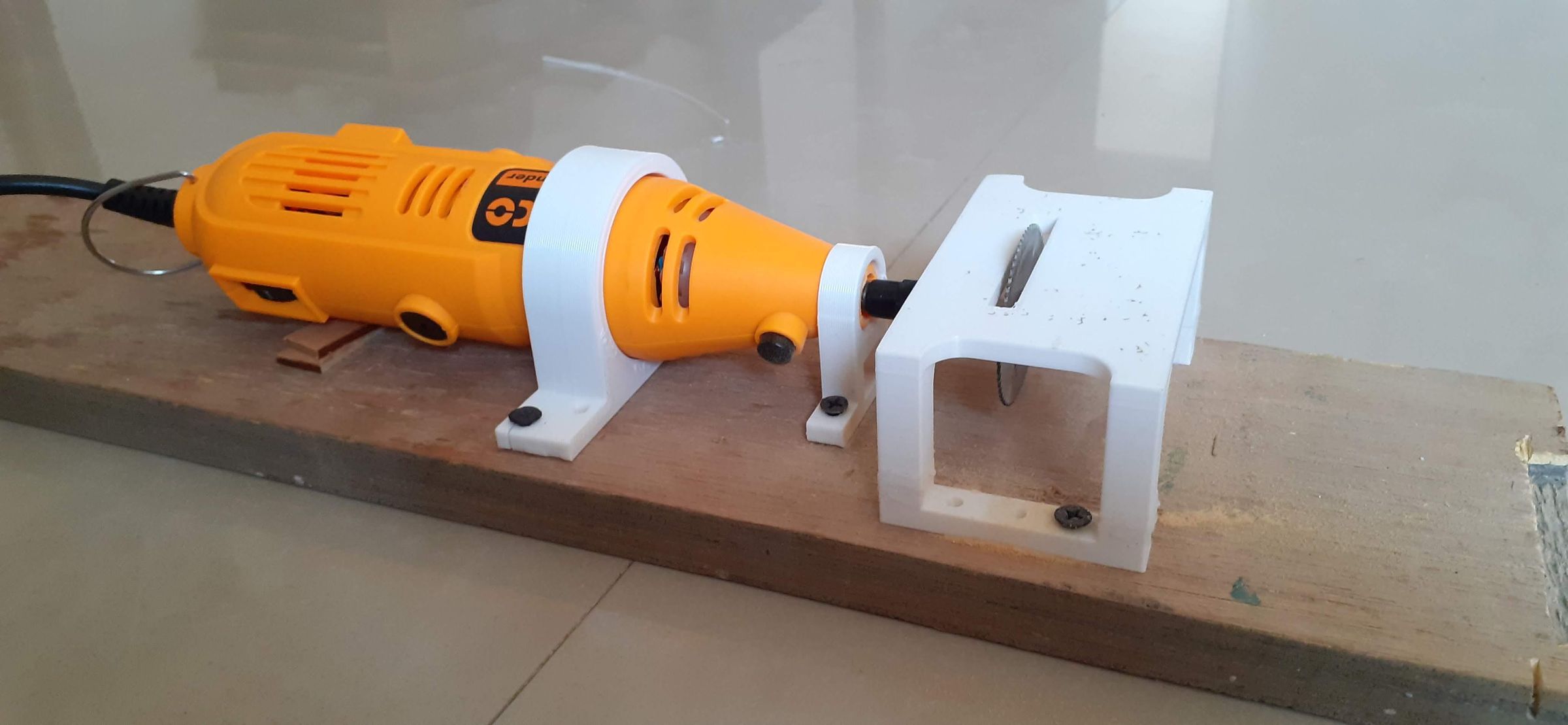 Perfect Straight Cutting Table : 4 Steps (with Pictures) - Instructables