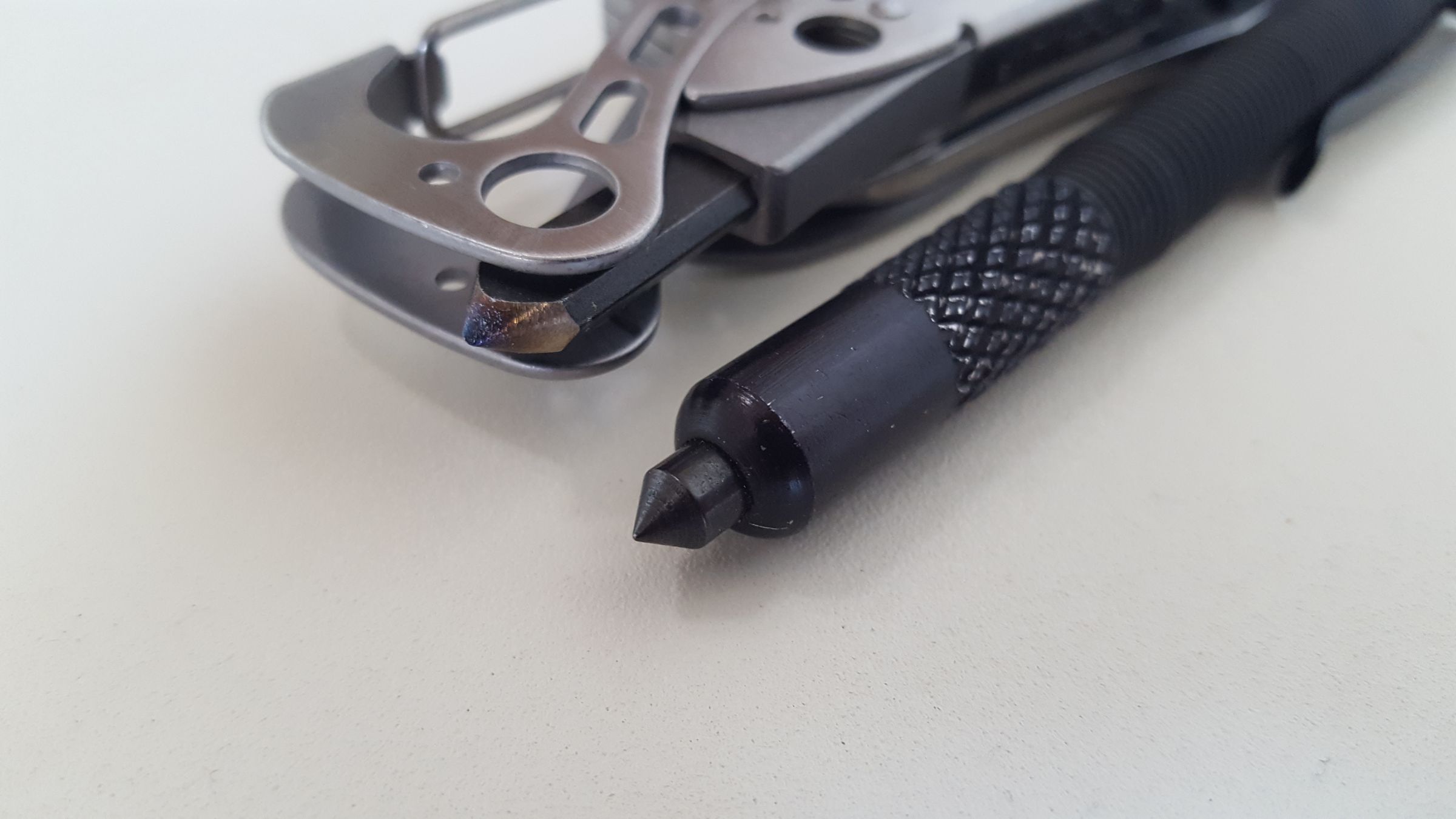 Multitool Glass Breaker : 4 Steps (with Pictures) - Instructables