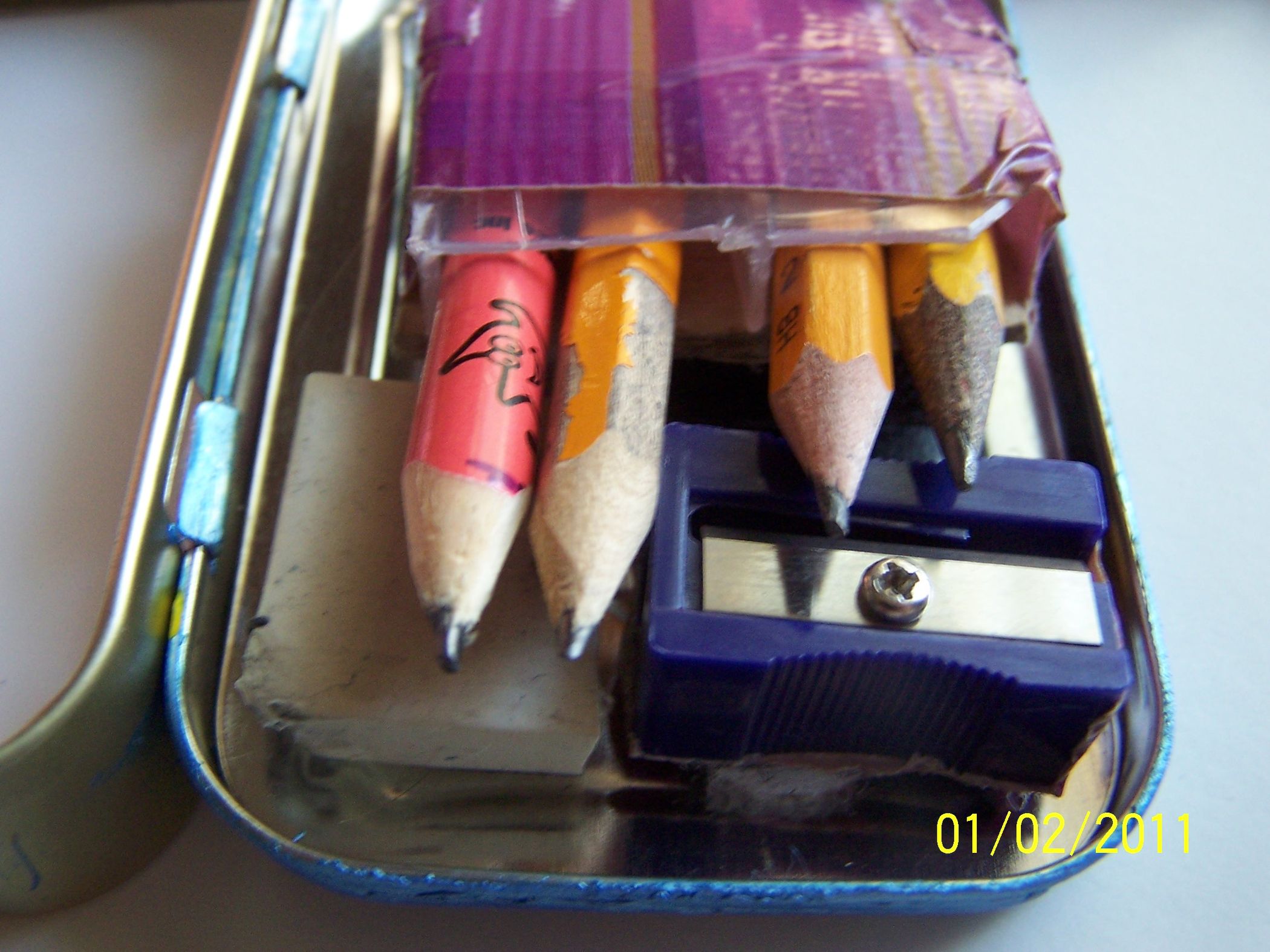 Portable Art Box : 6 Steps - Instructables