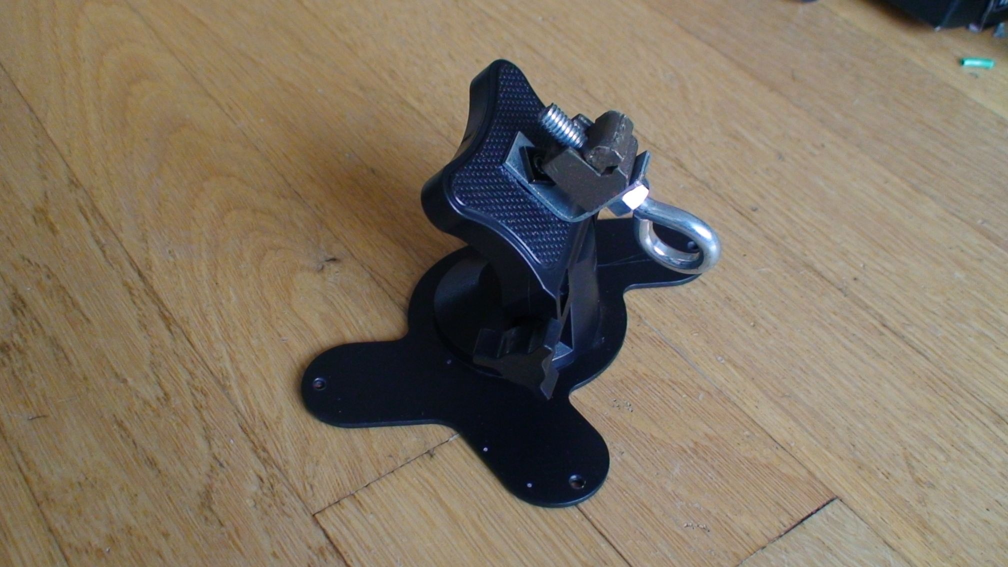 Mini Circuit Board Vise (with Pictures) - Instructables