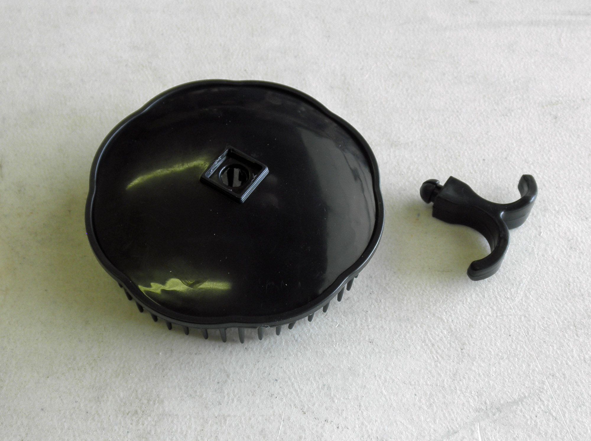 Articulated Back Scratcher! : 6 Steps (with Pictures) - Instructables