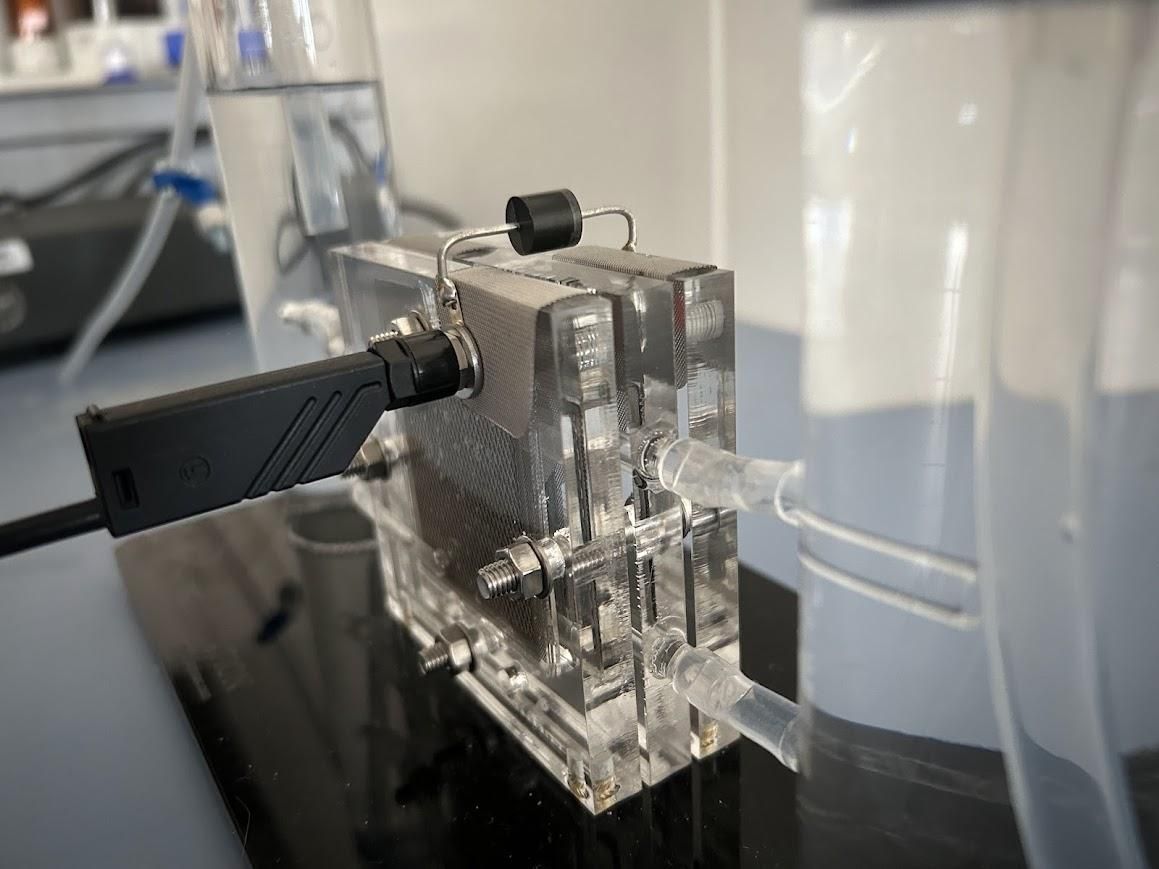 Hydrogen Water Electrolysis Setup for Educational Use : 15 Steps ...
