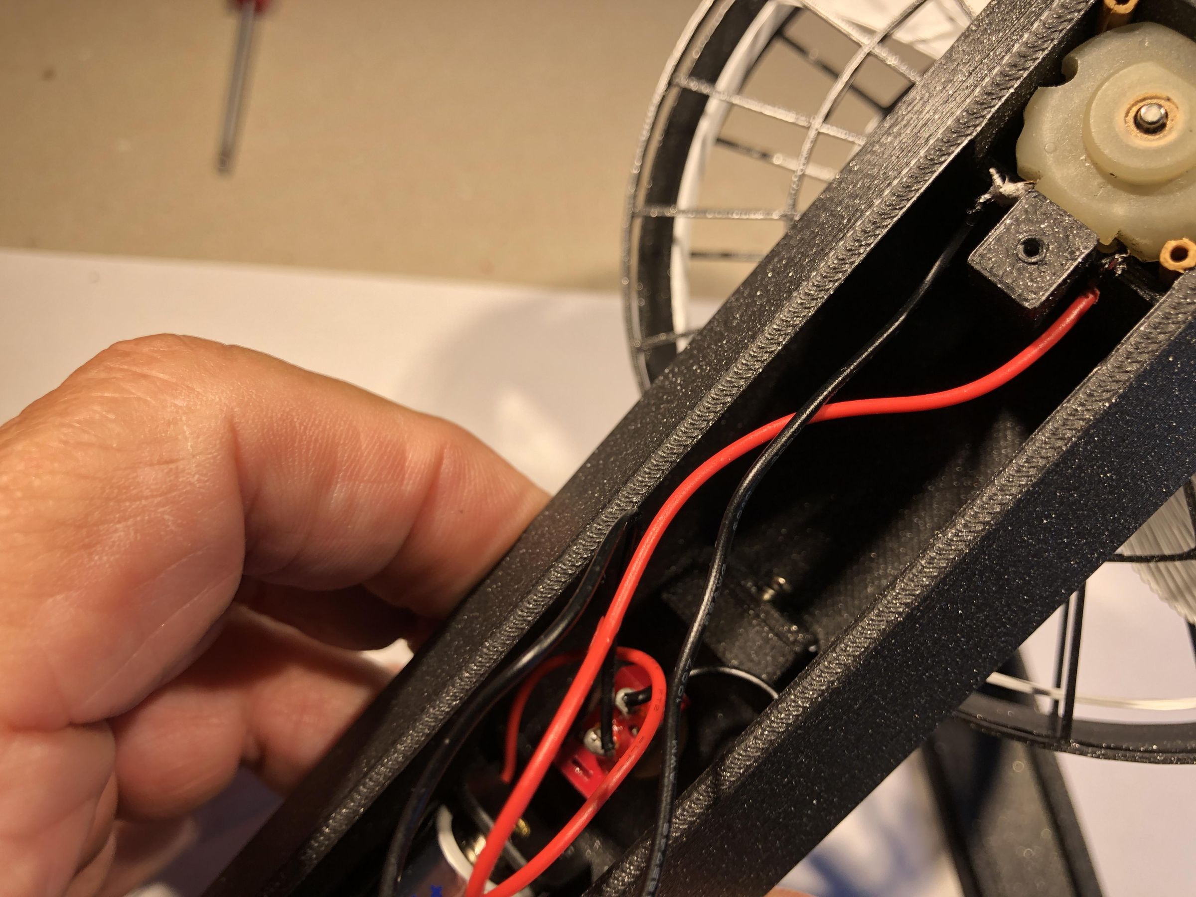 Mini Fan "Light Breeze" - Battery Powered - 3D Printed : 9 Steps (with ...