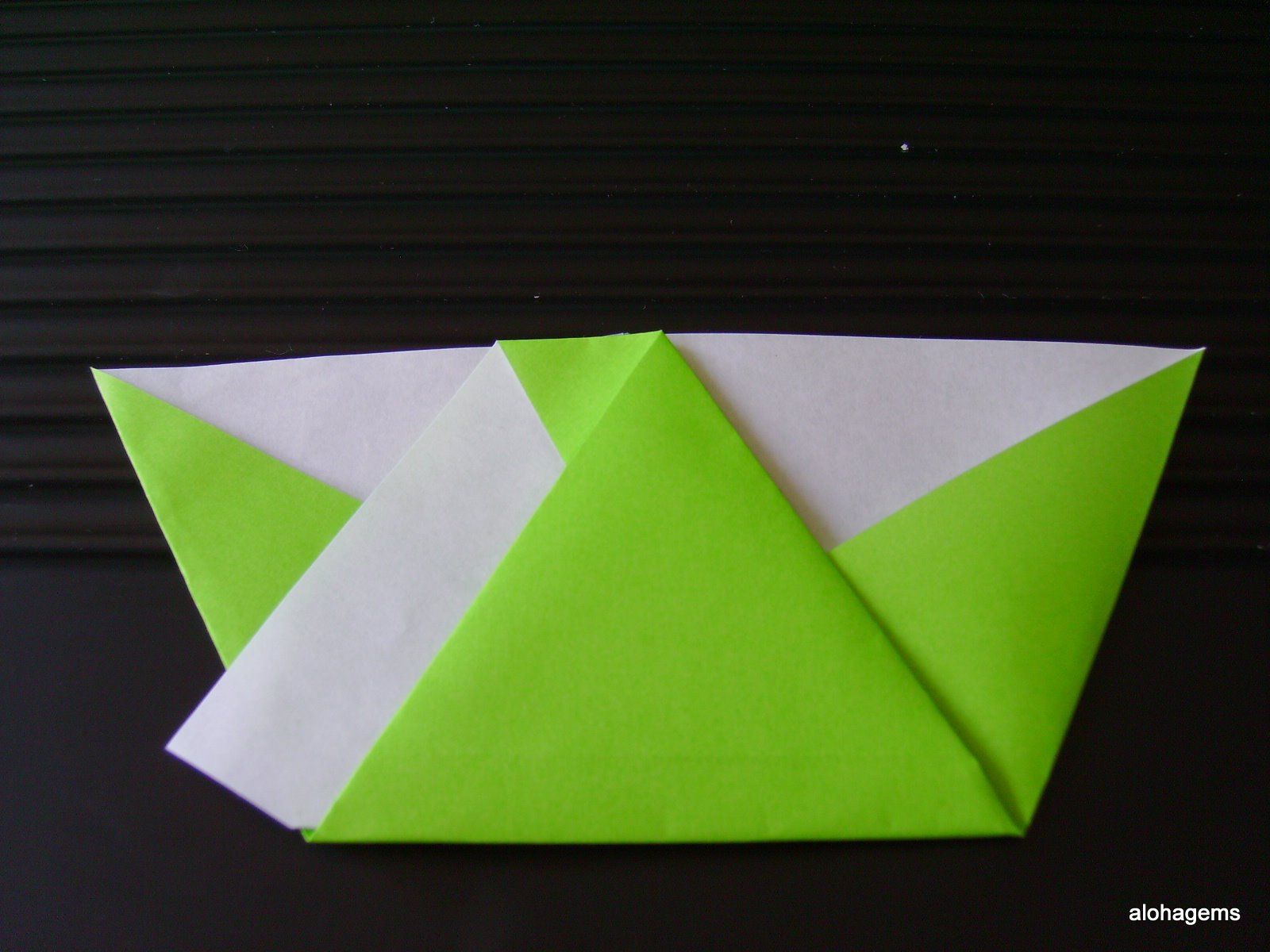 How to Make Origami of Equilateral Triangles With Pockets on Each Sides ...