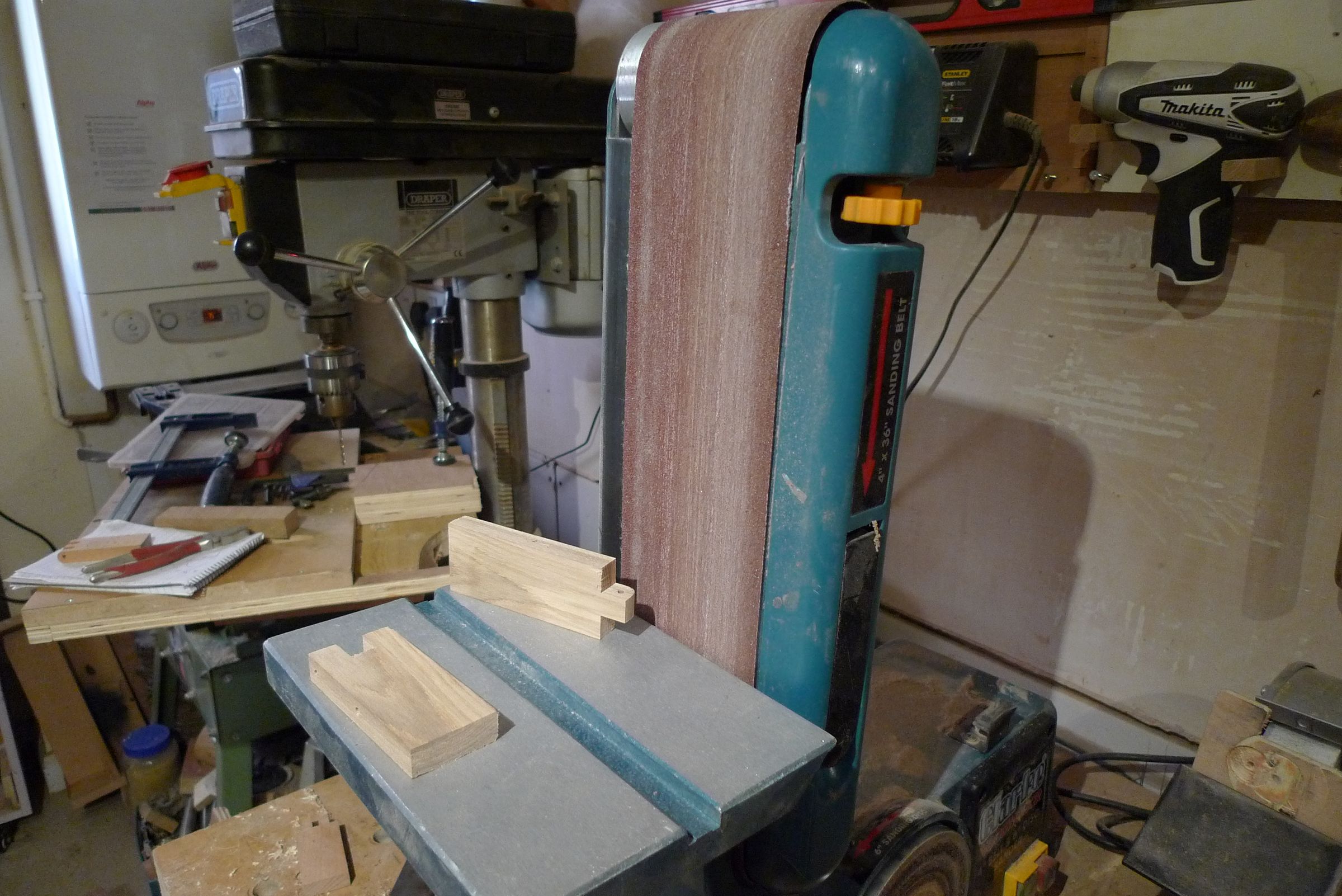 Finishing Walnut Box With Integral Hinge : 7 Steps (with Pictures ...