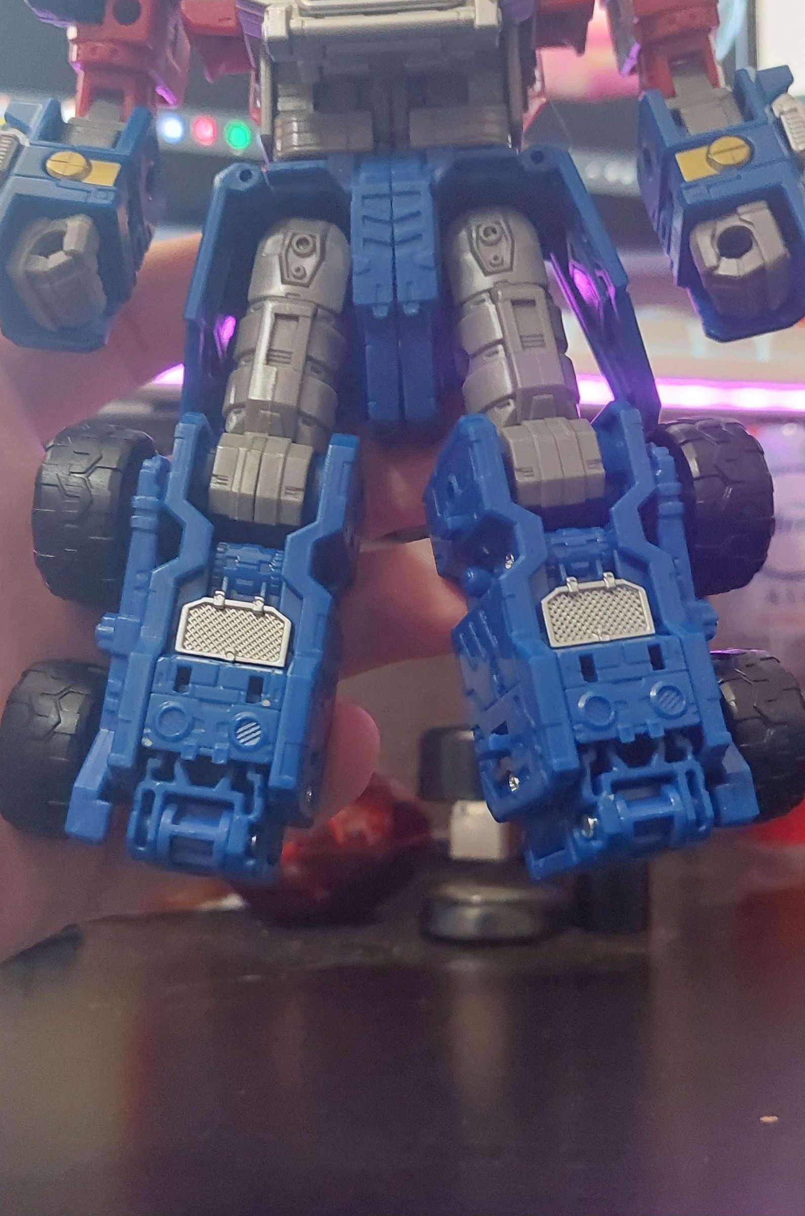 How to Convert Legacy Armada Optimus Prime From Core Robot to Truck and ...
