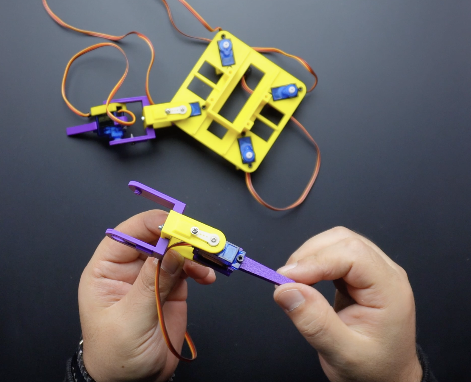 4-Legged Spider Robot With 3D Printed Parts (8 Servo Motors and an ...