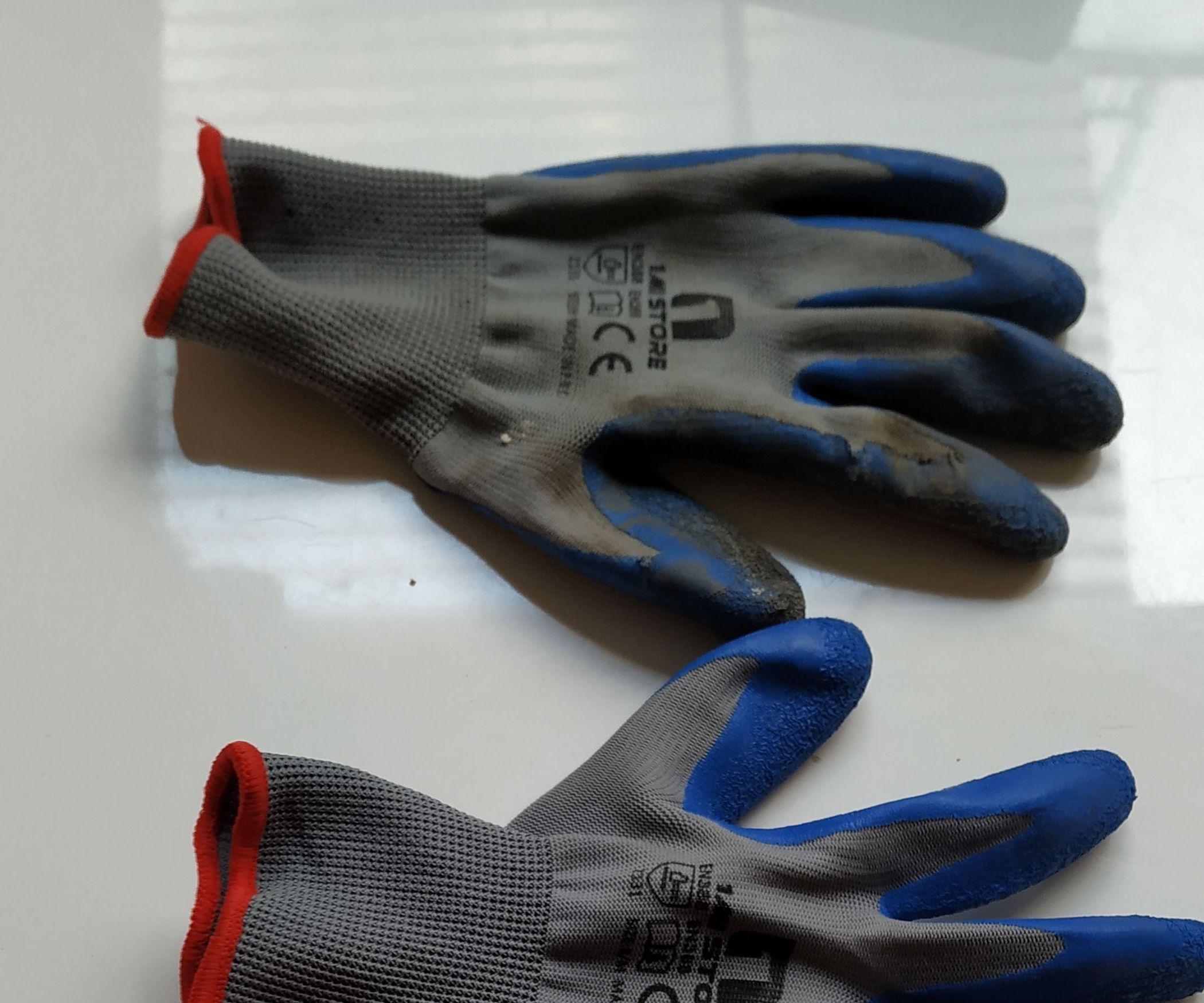 Workshop Magnetic Gloves : 3 Steps - Instructables