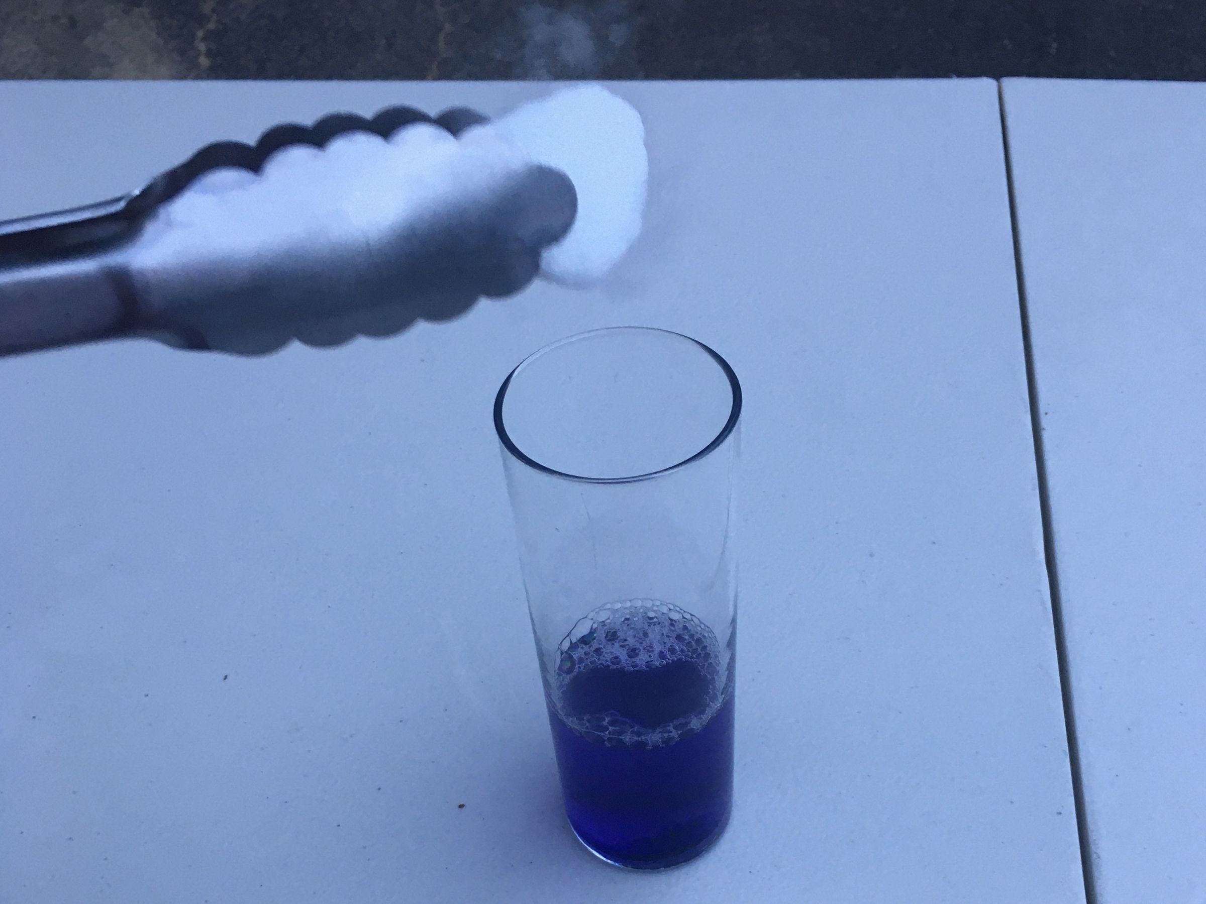 Easy DIY Dry Ice Experiment : 6 Steps - Instructables