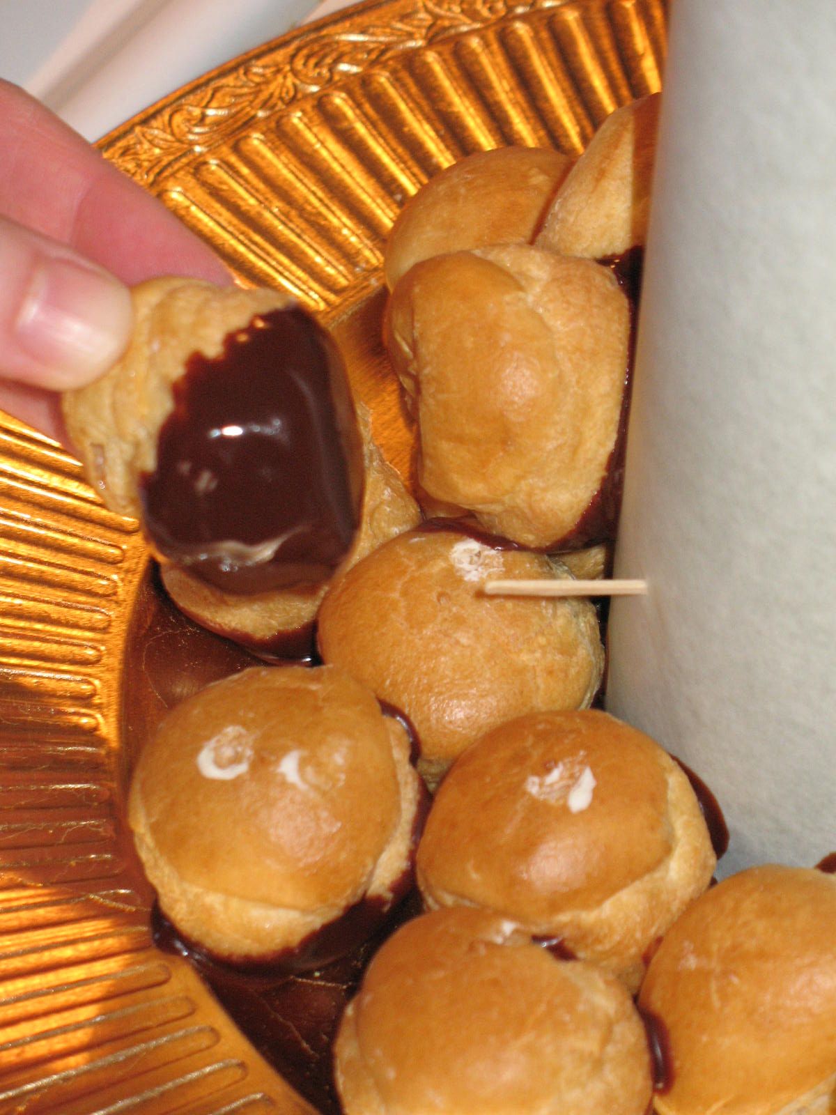 Croquembouche (Cream Puff Tower) : 4 Steps - Instructables