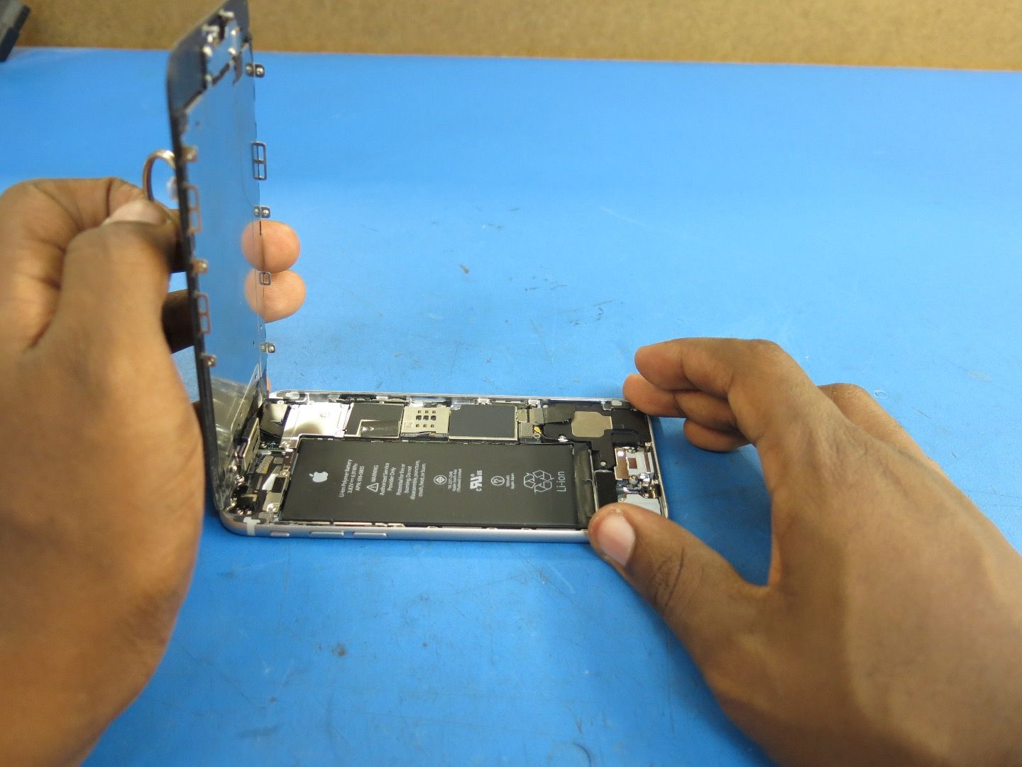 IPhone 6 Lightning Port Replacement : 35 Steps - Instructables