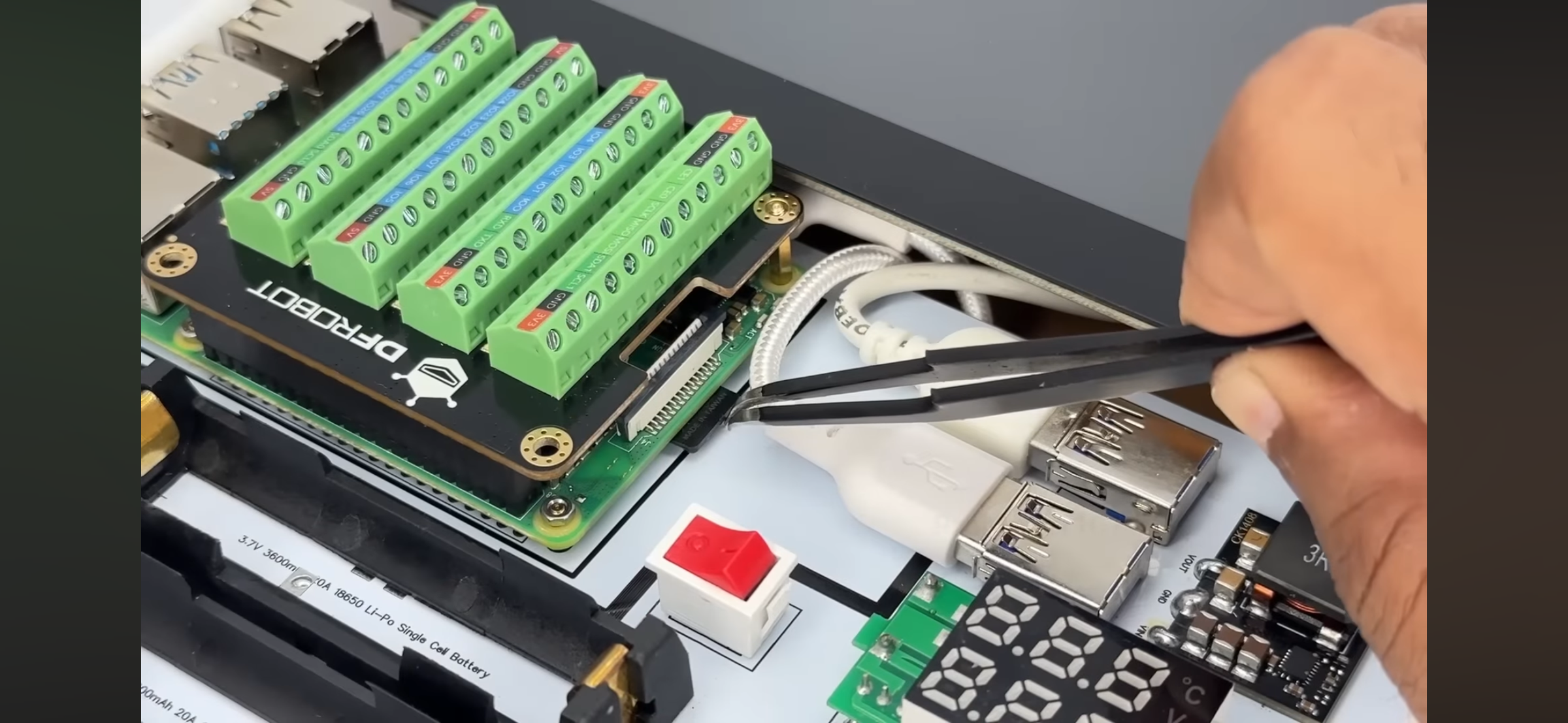 Portable DIY Electronics Workstation : 19 Steps (with Pictures ...
