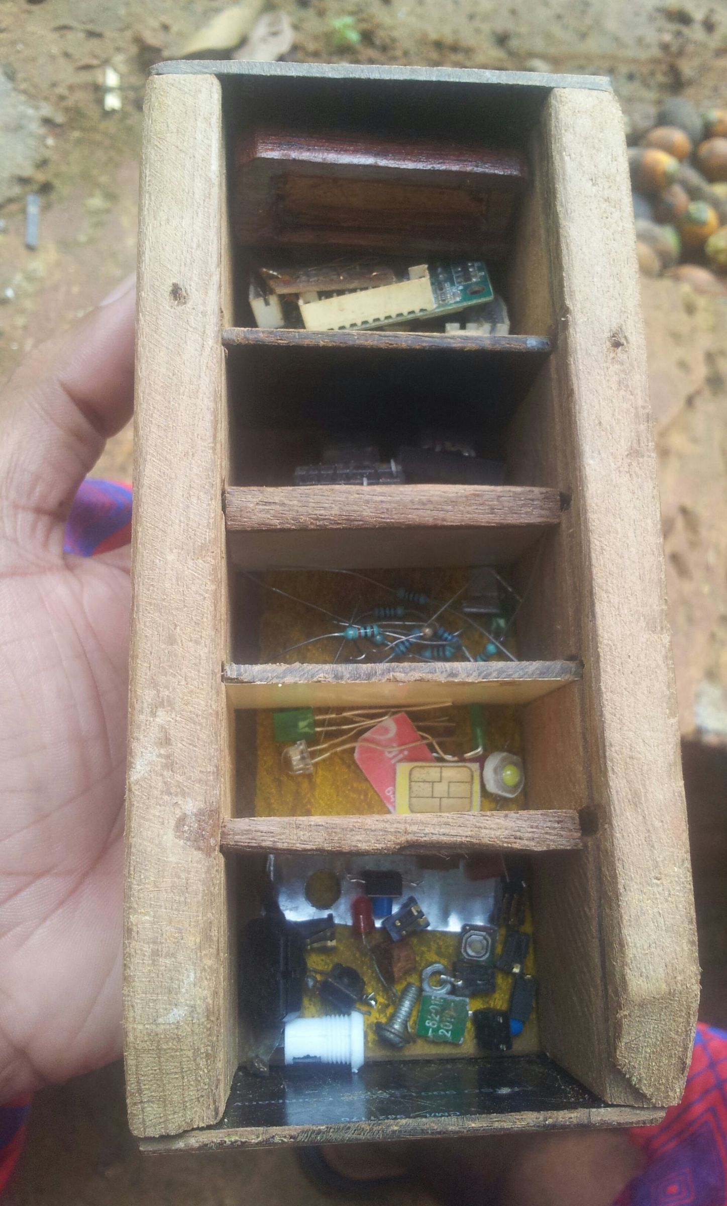 Small Slider Lid Box With Shelves : 4 Steps - Instructables