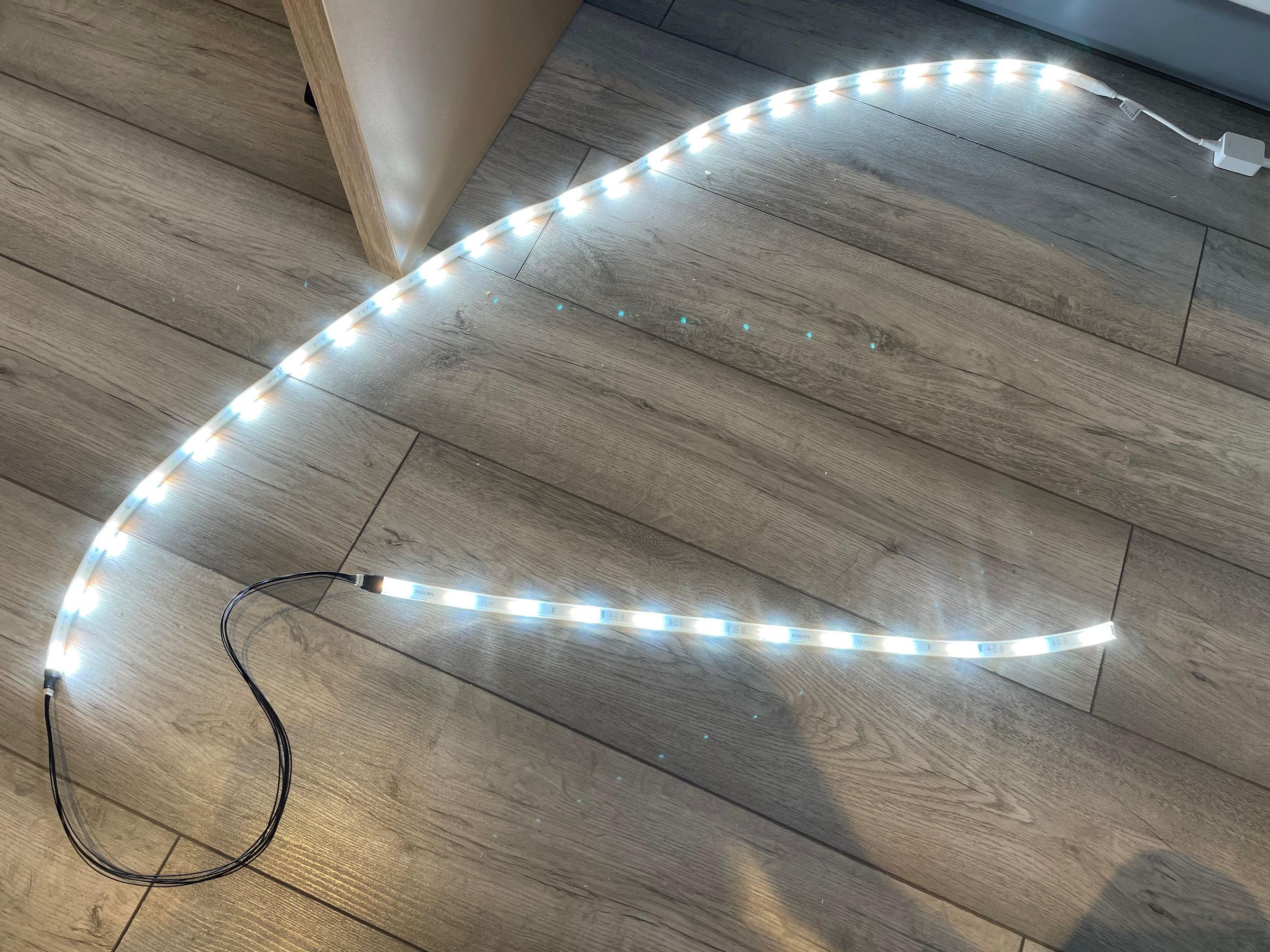 Hue Lightstrip V4 - Cut and Extend : 8 Steps - Instructables