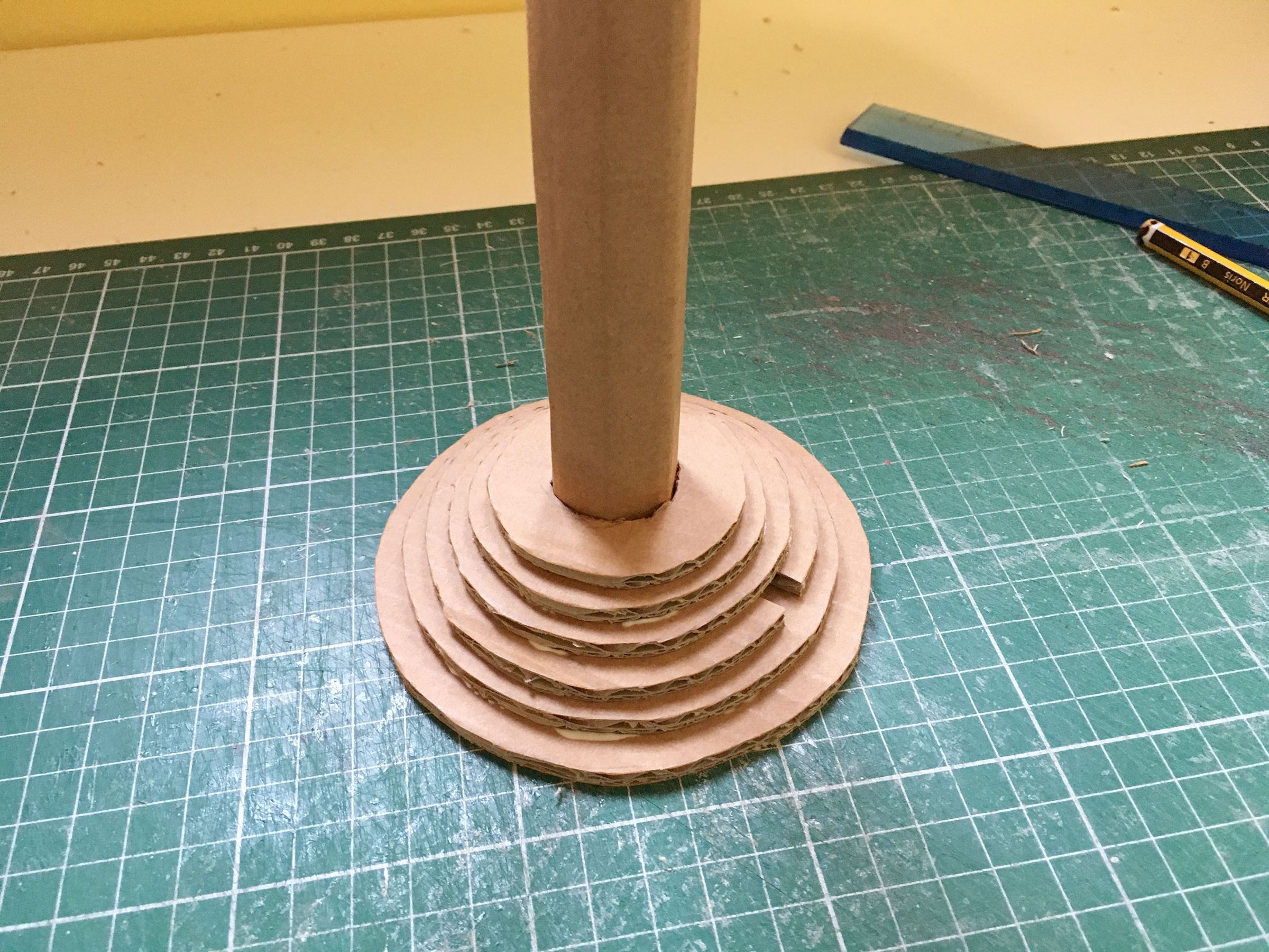 Corrugated Cardboard Lamp : 10 Steps (with Pictures) - Instructables