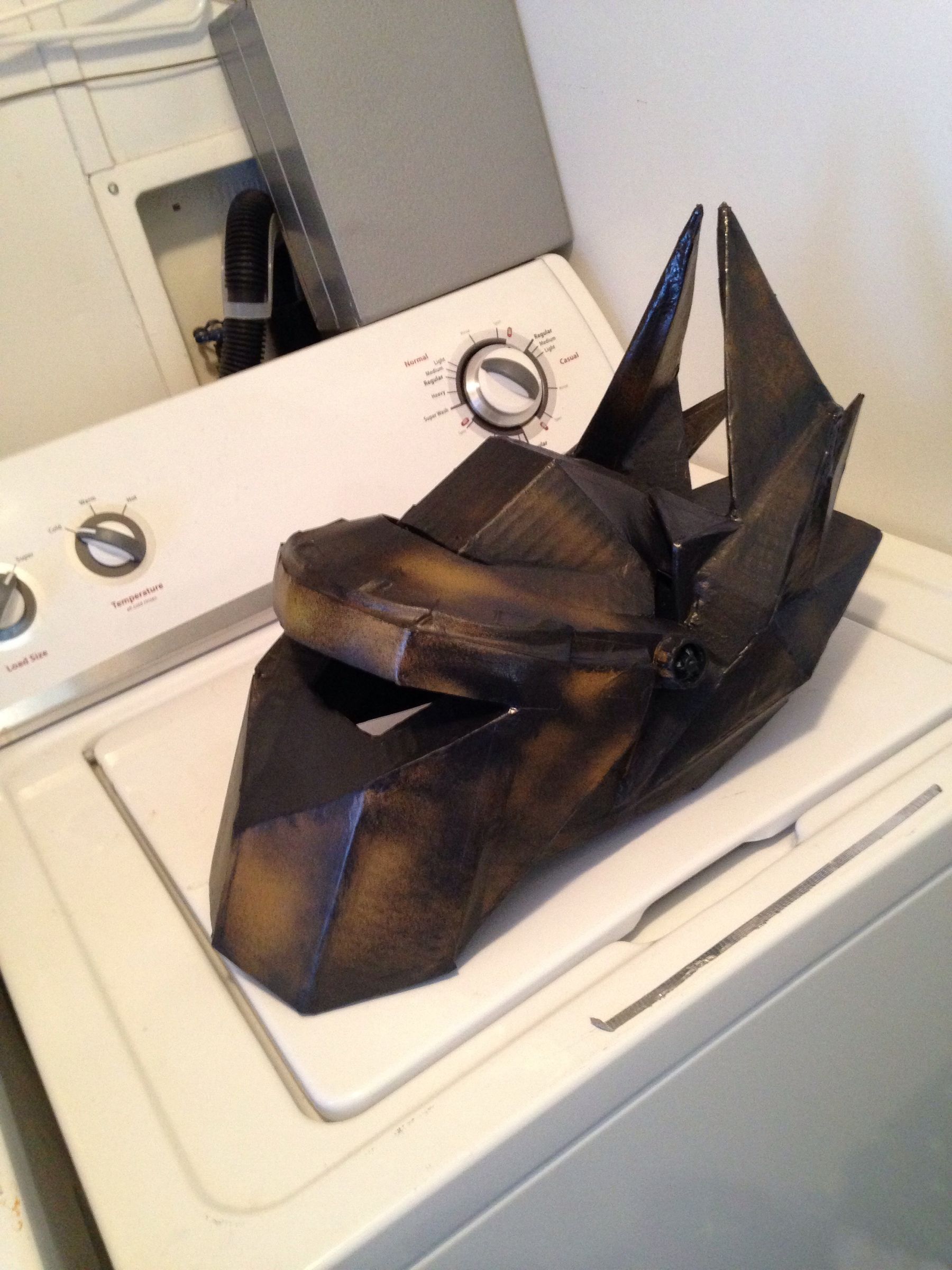 10 Easy Steps to a Cardboard Helmet : 10 Steps - Instructables