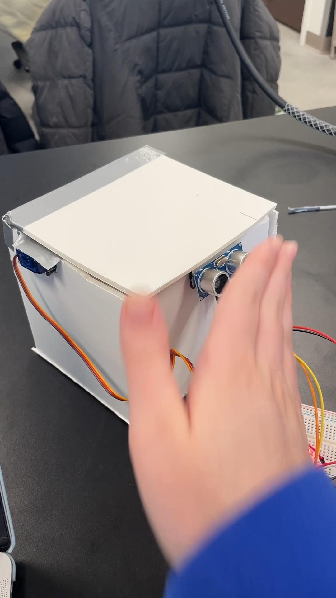 No Touch Lid : 9 Steps - Instructables