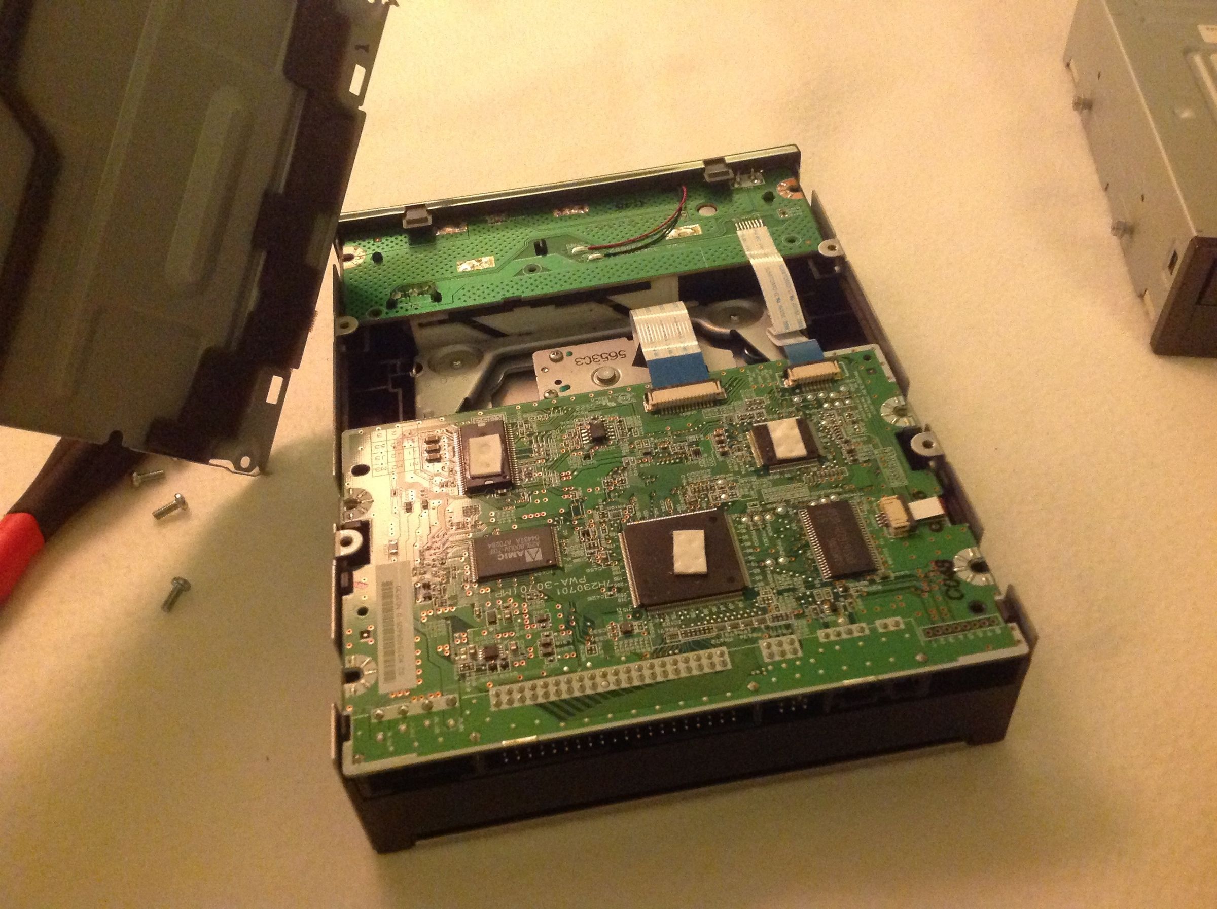 Salvage a Laser Diode From a Cd Driver : 4 Steps - Instructables