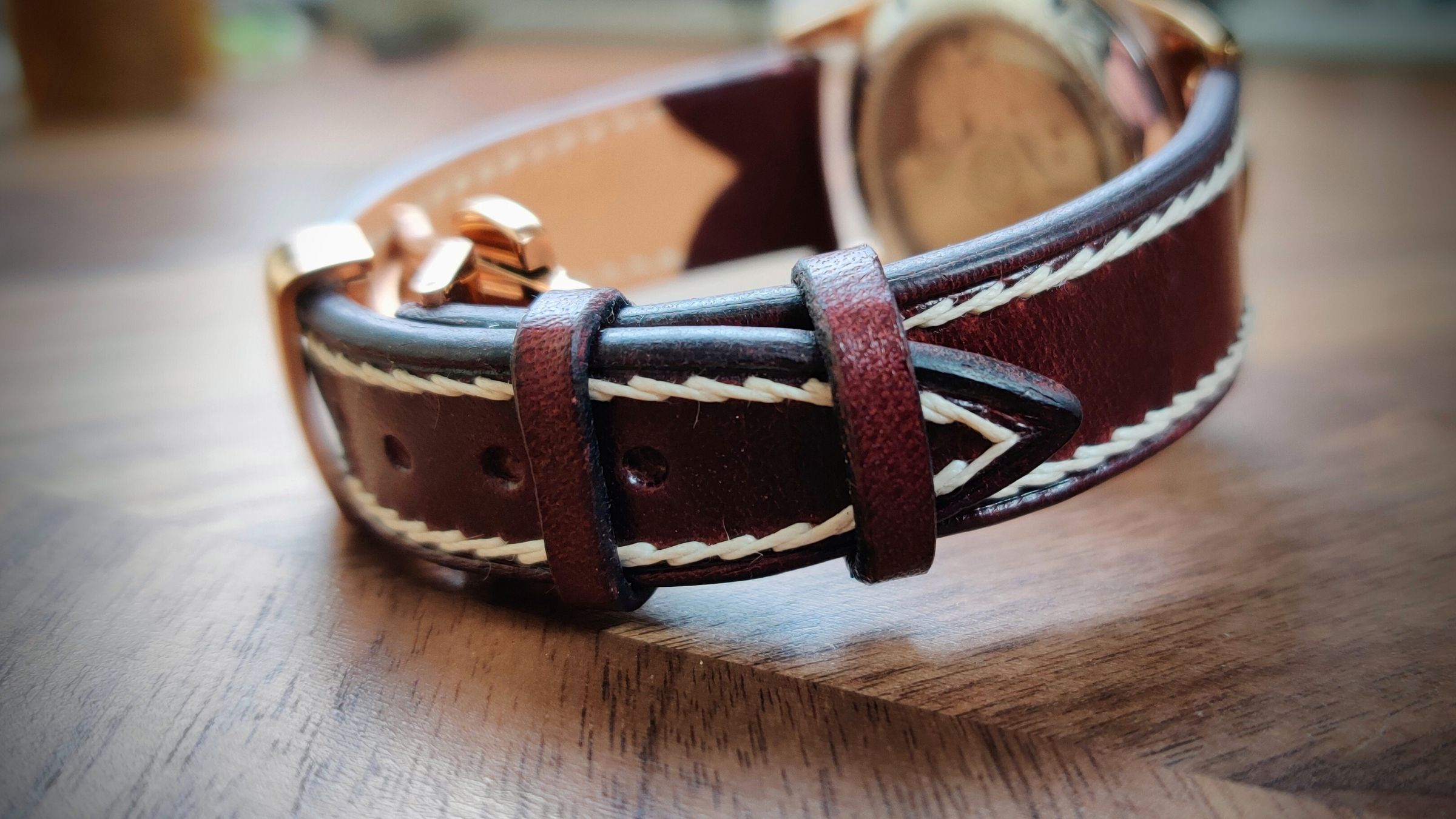 The Art of Luxury Leathercraft: Handcrafting a Leather Watch Strap : 25 ...