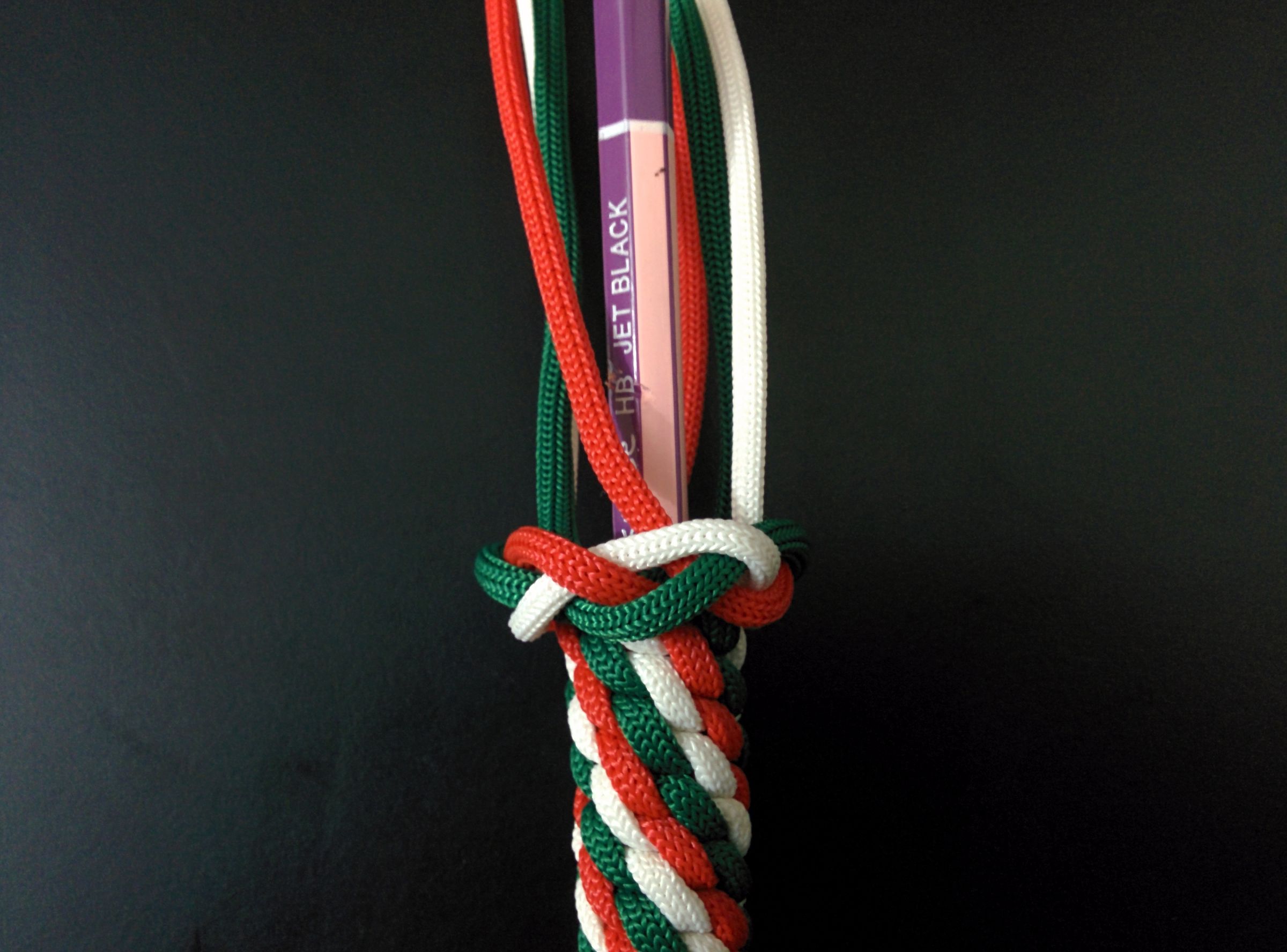 Paracord Fob With Hidden Compartment : 12 Steps (with Pictures ...