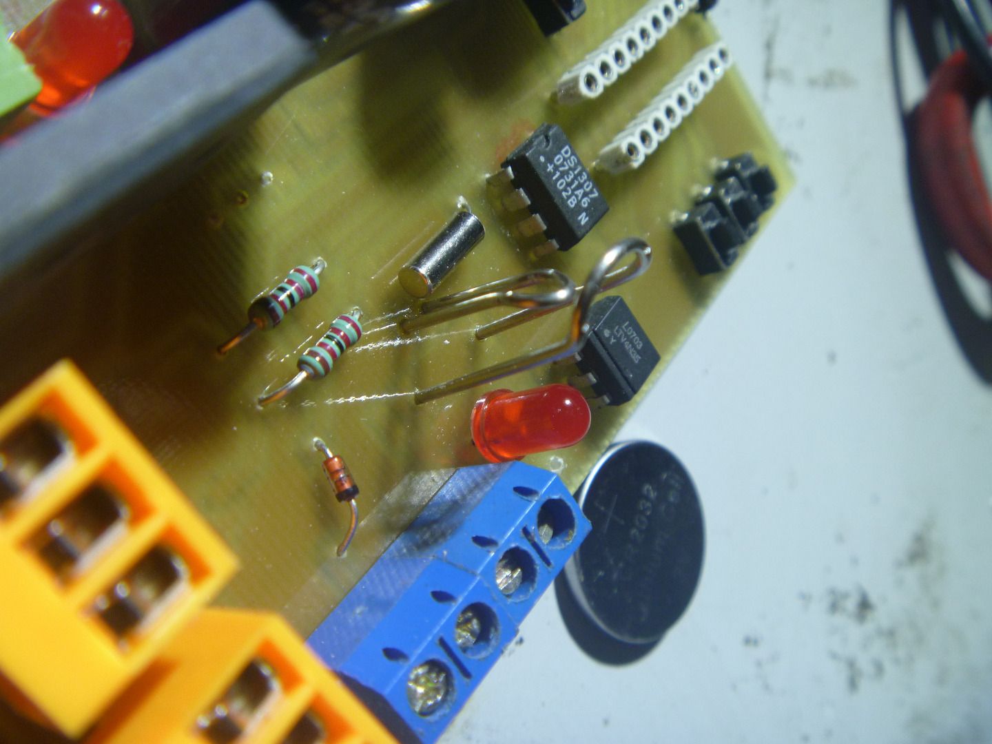 Coin Cell Battery Holder From Paperclip-vertical Mount on Pcb ...