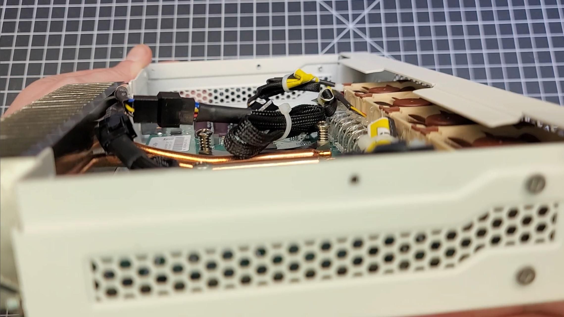 MikroTik CRS309 Switch Noctua Fan Install Mod : 9 Steps - Instructables