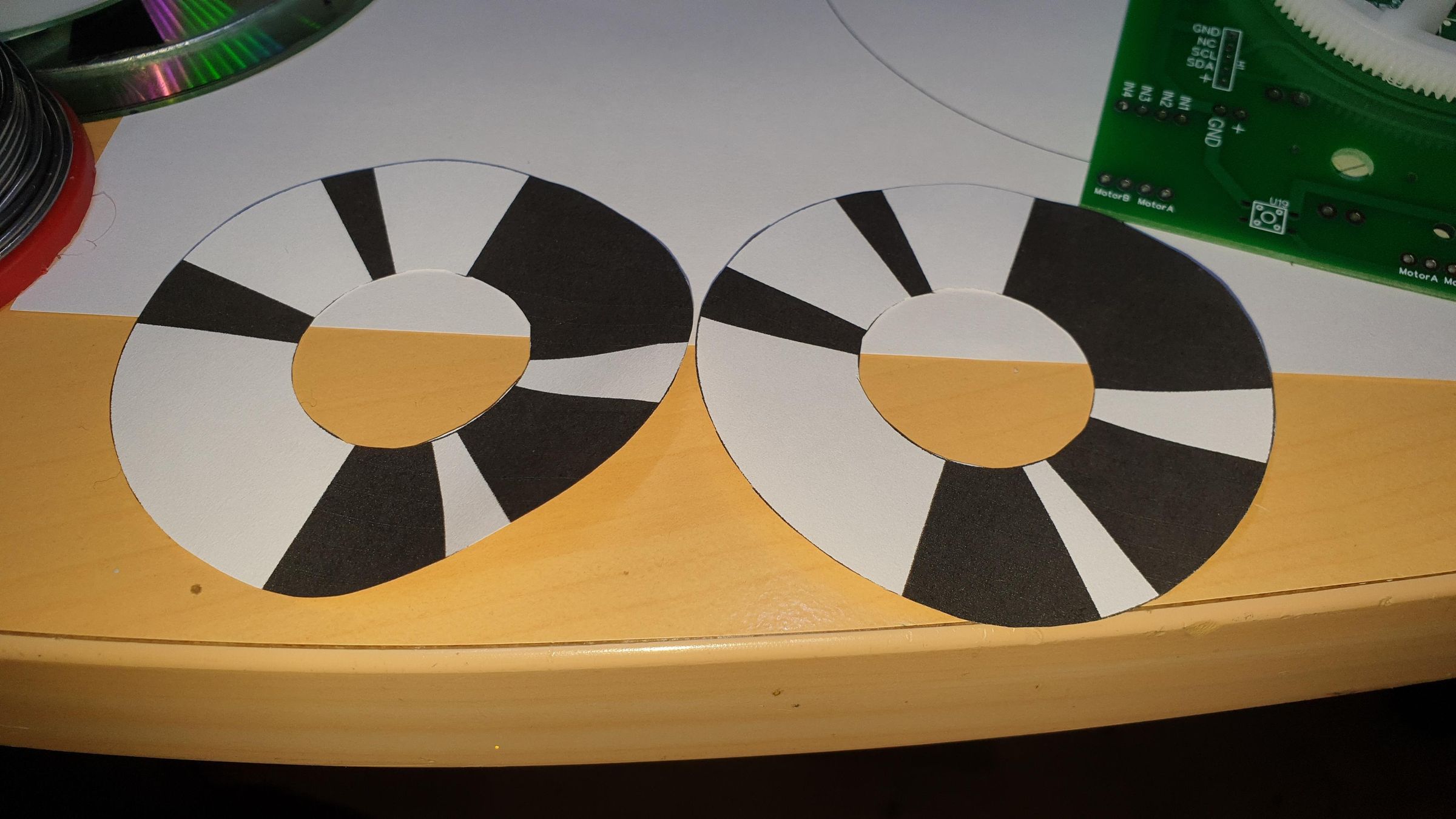 Absolute Position Encoder With Single Track Gray Code : 8 Steps (with ...