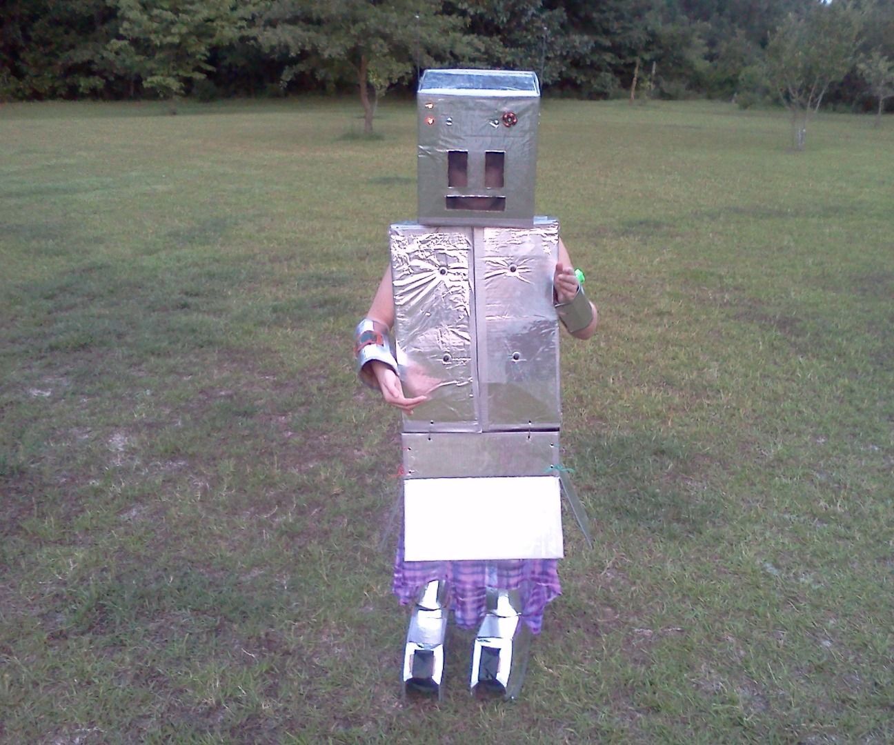 Lucy's Retro Robot Costume...Made With Household Items! : 6 Steps (with ...