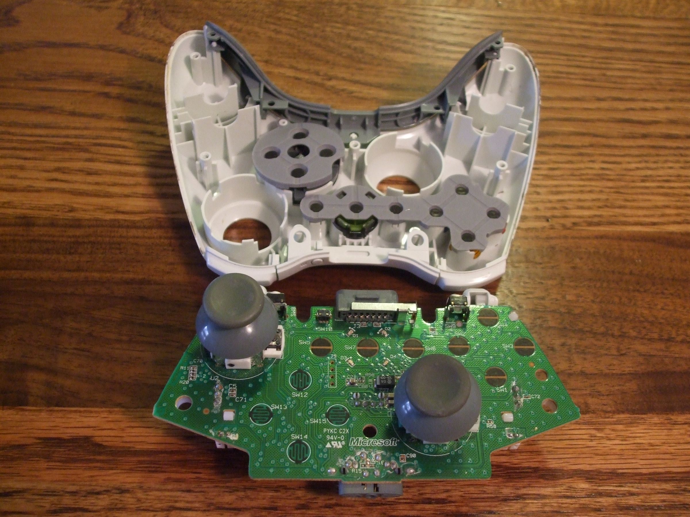 Replacing the Joystick in a Xbox 360 Controller : 6 Steps (with ...