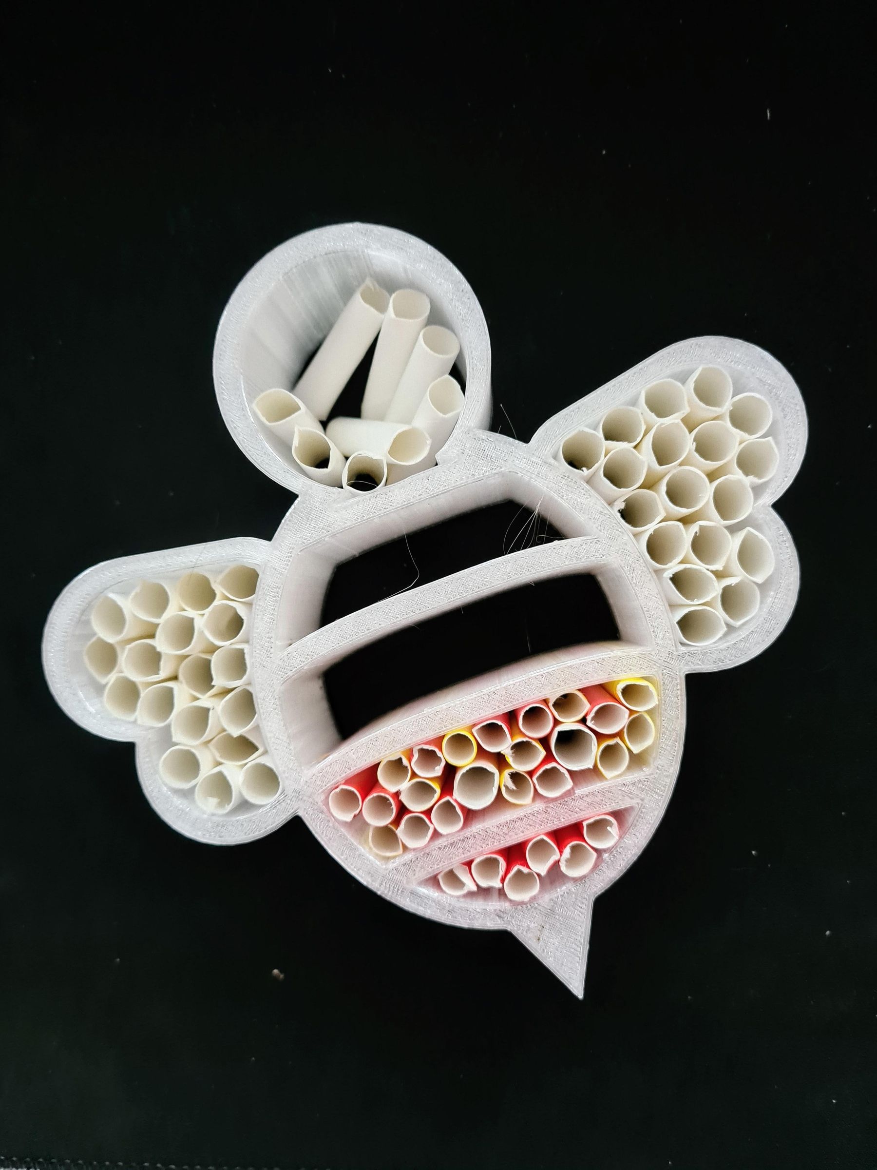 Recycled Materials Bee Hotel : 4 Steps - Instructables