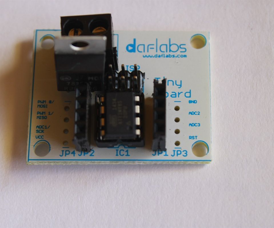 Programming the TinyBoard - ATTiny85 Development Board : 6 Steps ...
