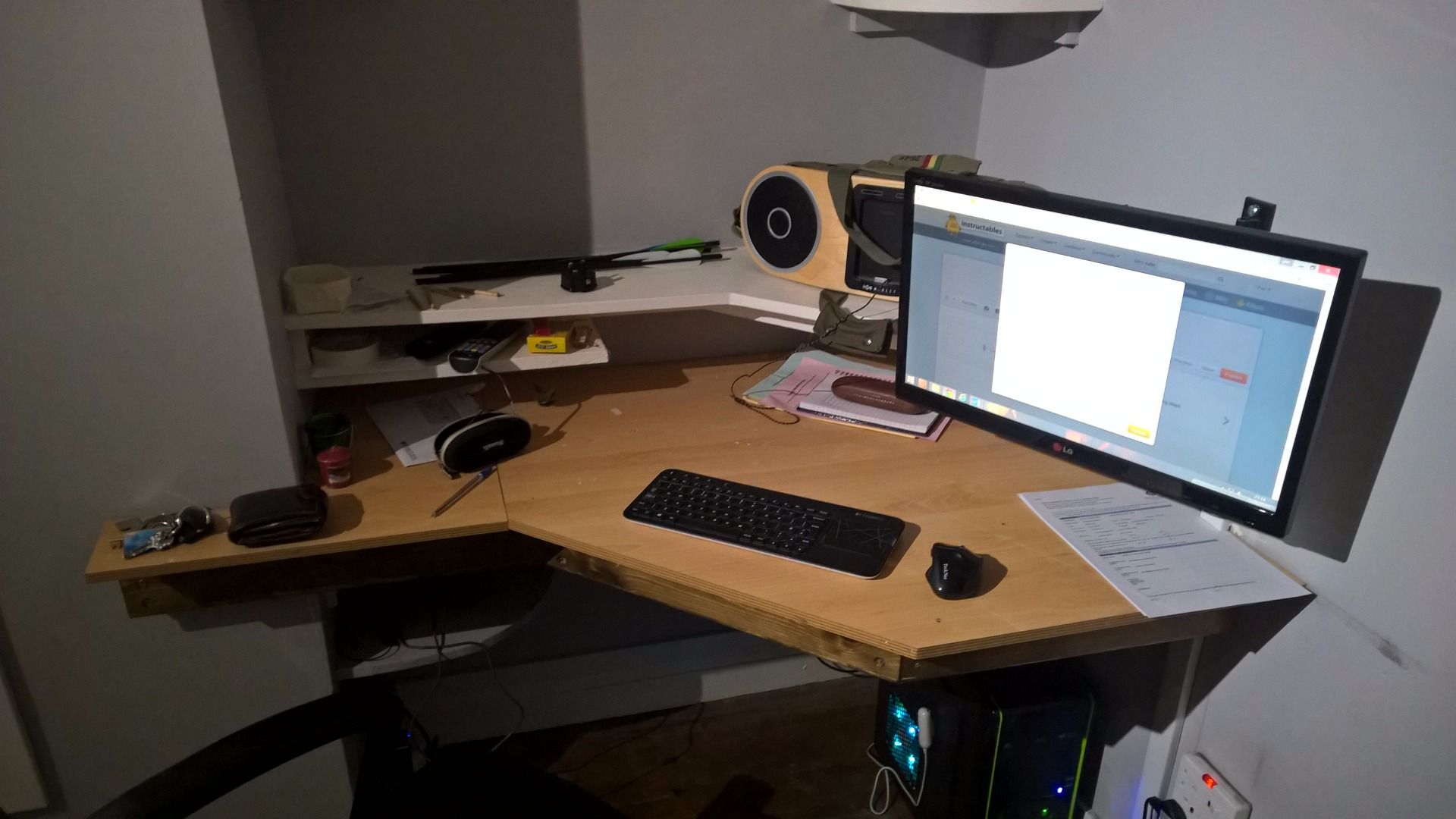 Secret Storage Floating Desk : 18 Steps (with Pictures) - Instructables