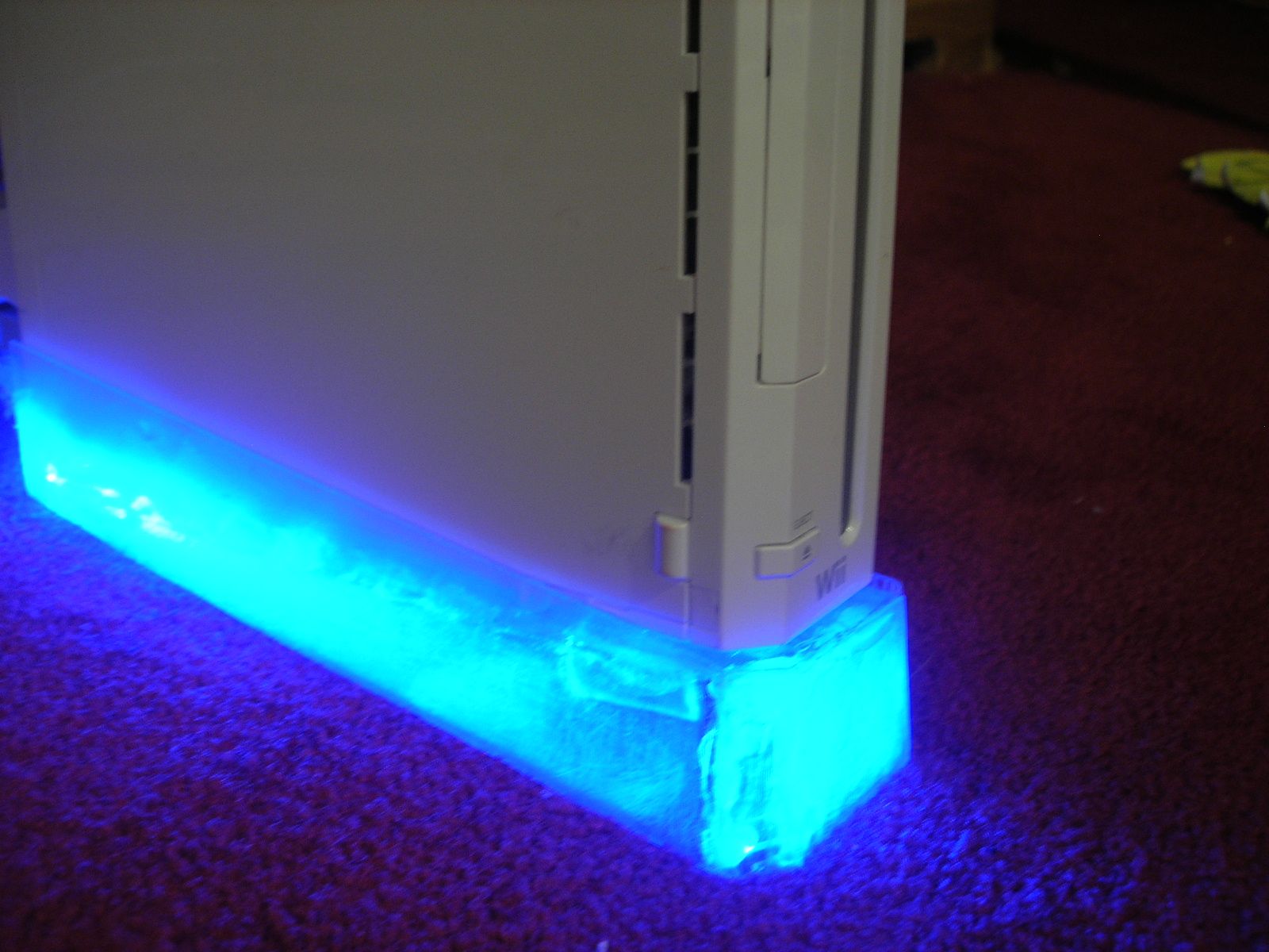 DIY USB Glowy Wii Stand - Instructables
