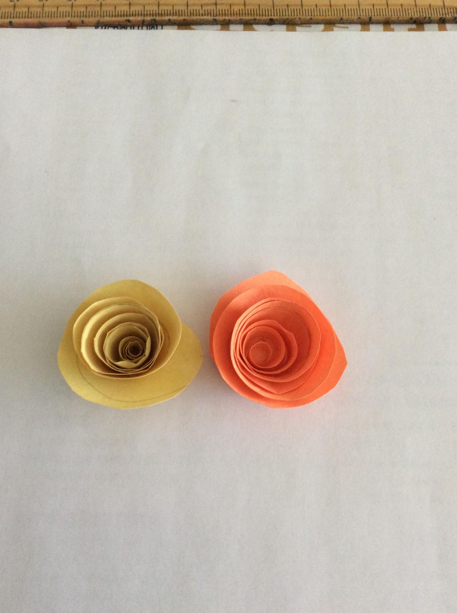 DIY Rolled Paper Flowers Wall Decor : 4 Steps - Instructables