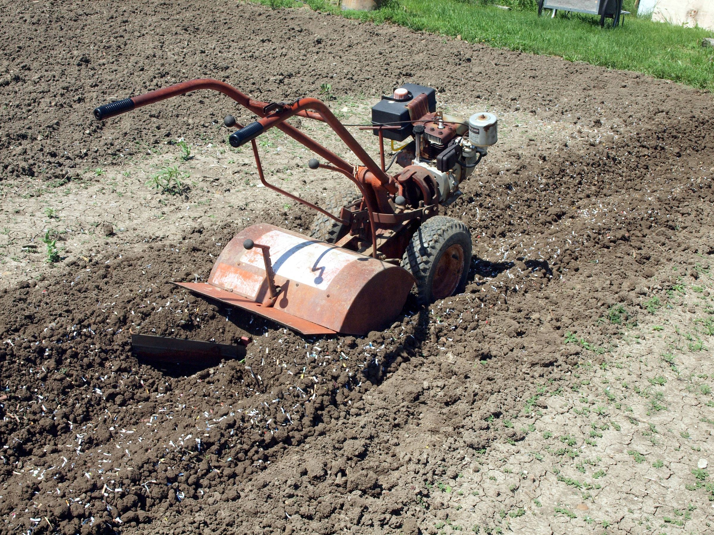 How to Resurrect and Fix a Long Abandoned Rototiller. : 7 Steps (with ...
