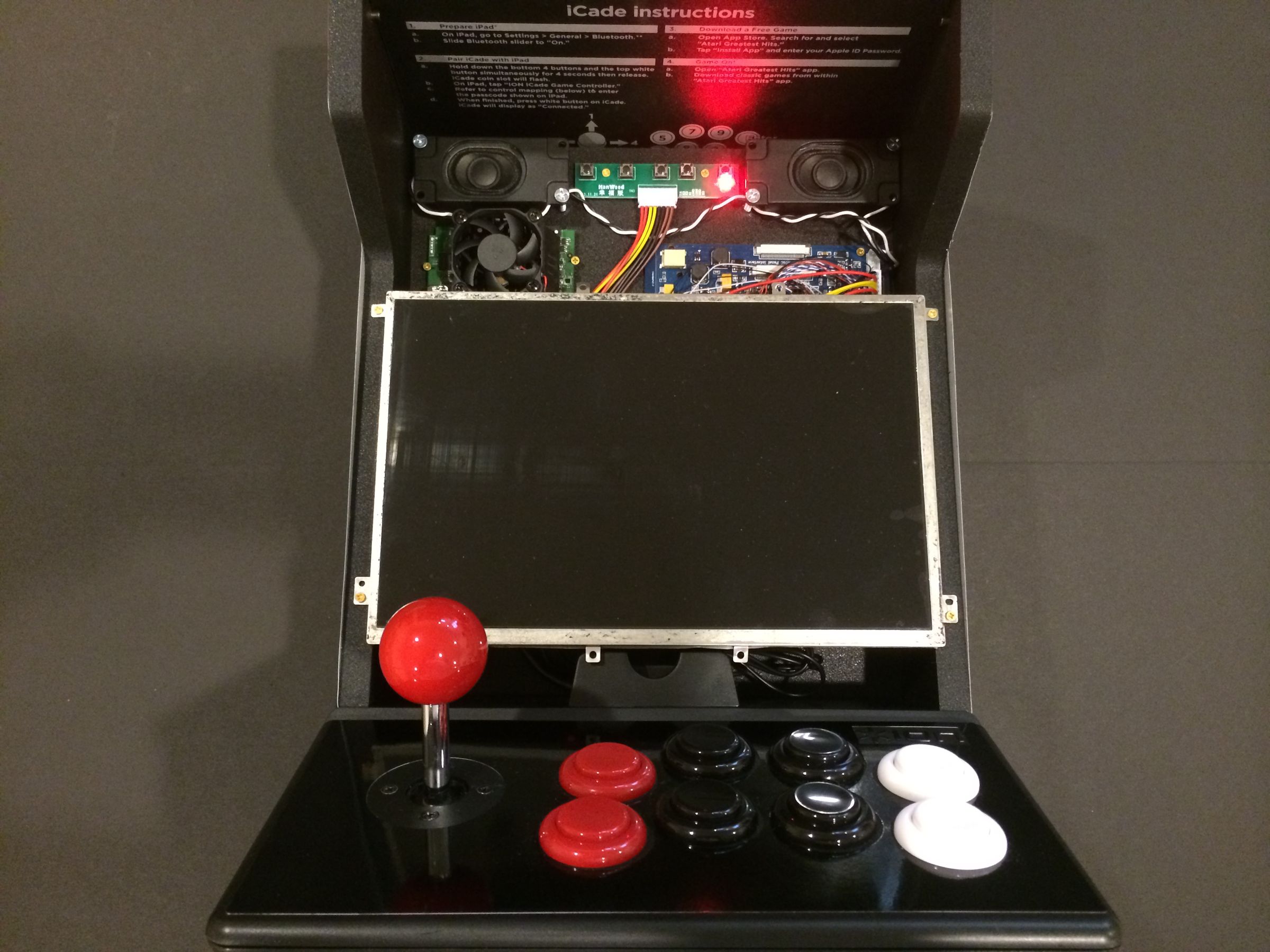O-Cade: Portable OUYA Mini-Arcade Cabinet With Mobile Charging Station ...
