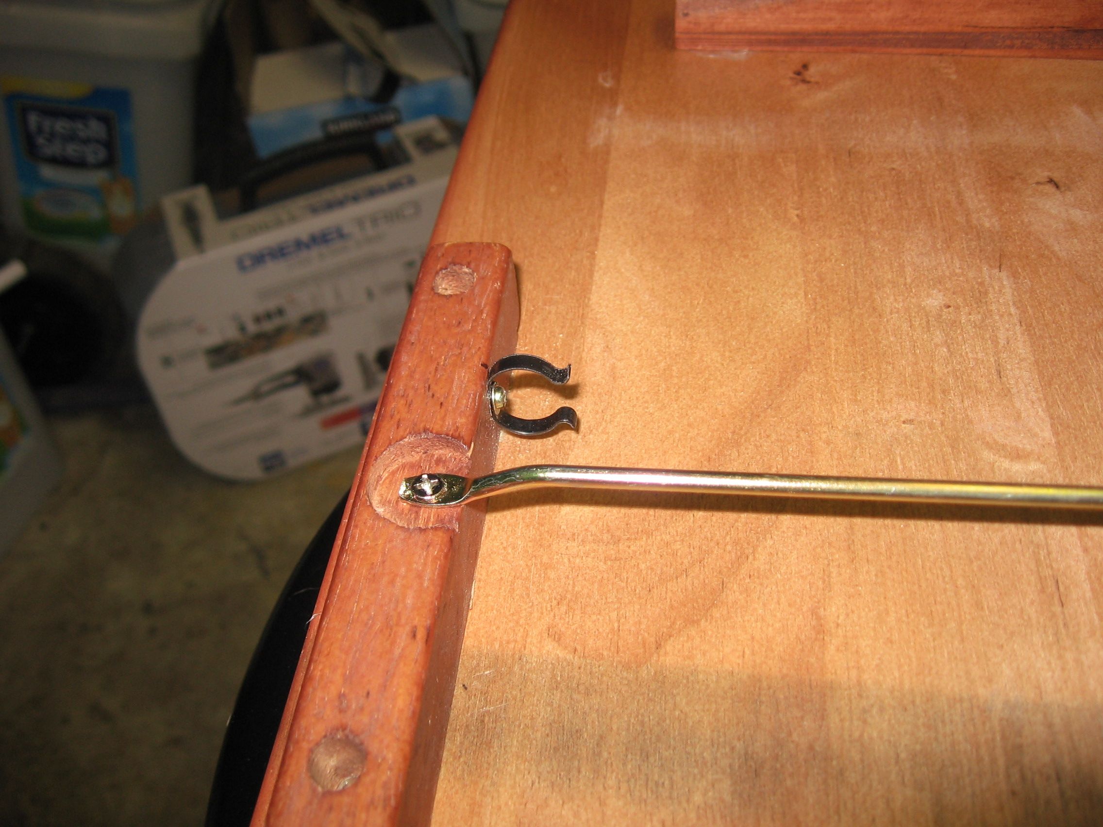 Tray Table Leg Clamp : 4 Steps - Instructables