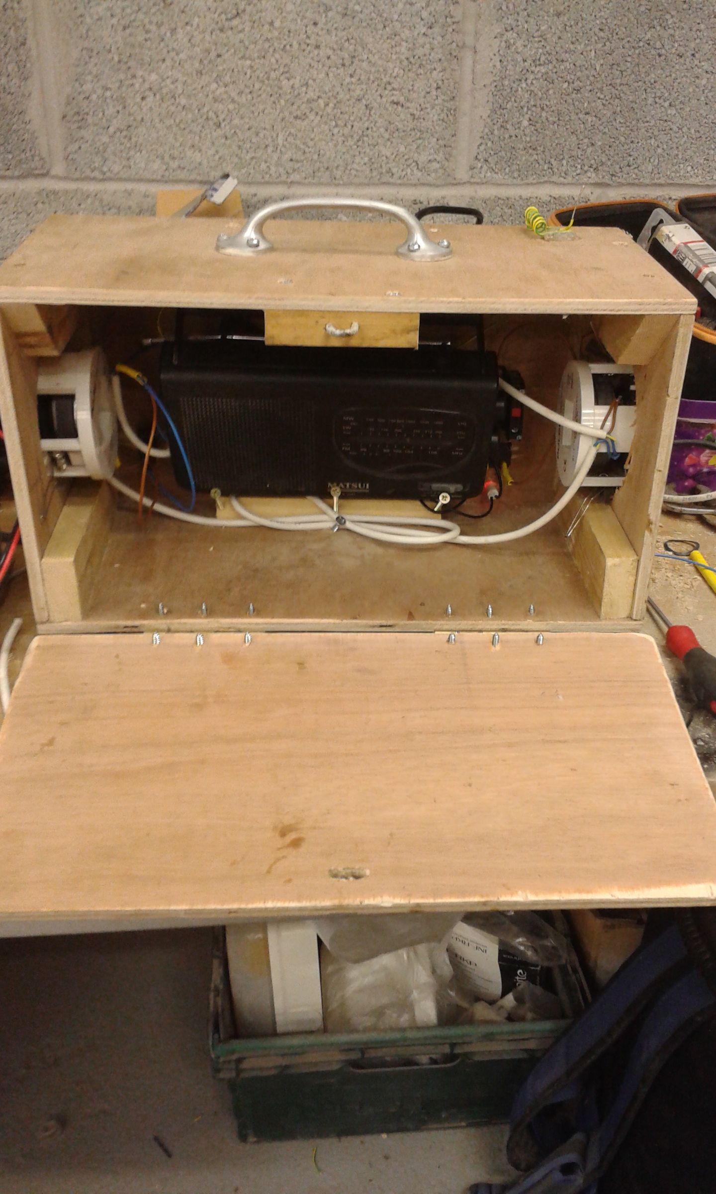 Old Broken Radio Converted to New Site Radio : 3 Steps - Instructables