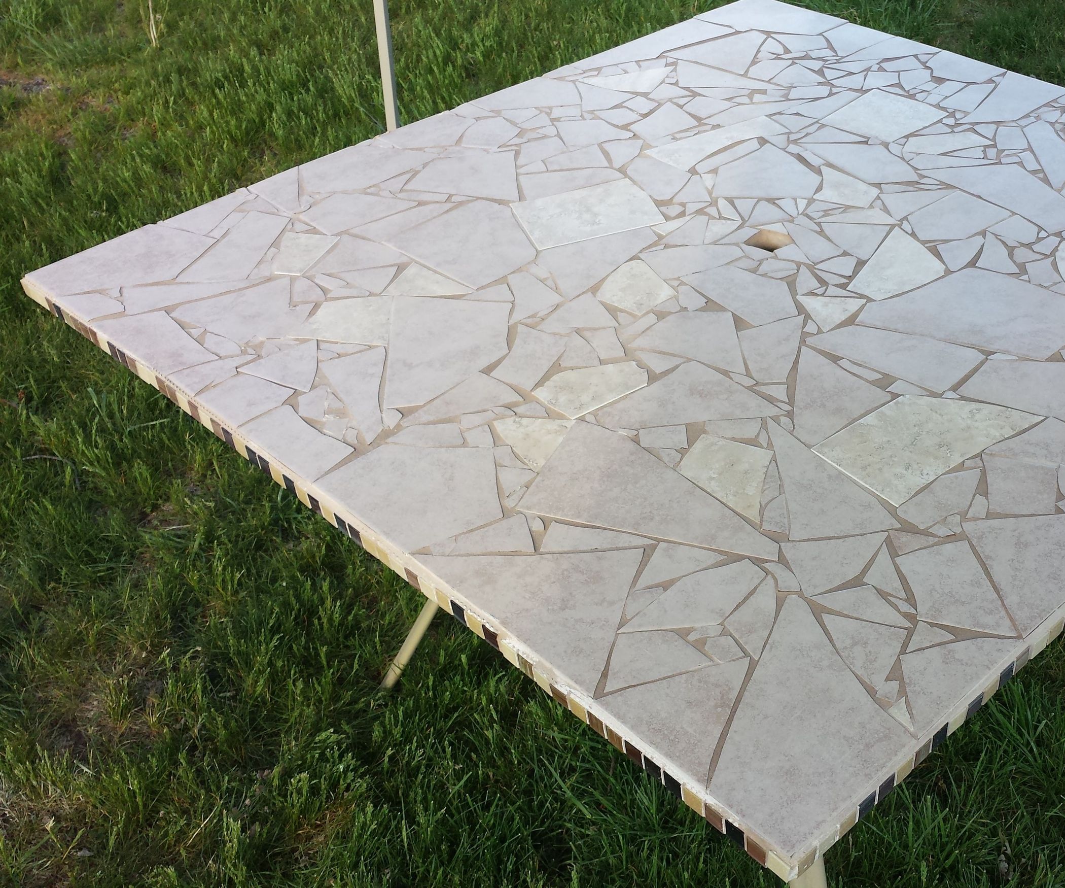 Fail! Patio Table Top Replacement : 5 Steps (with Pictures) - Instructables