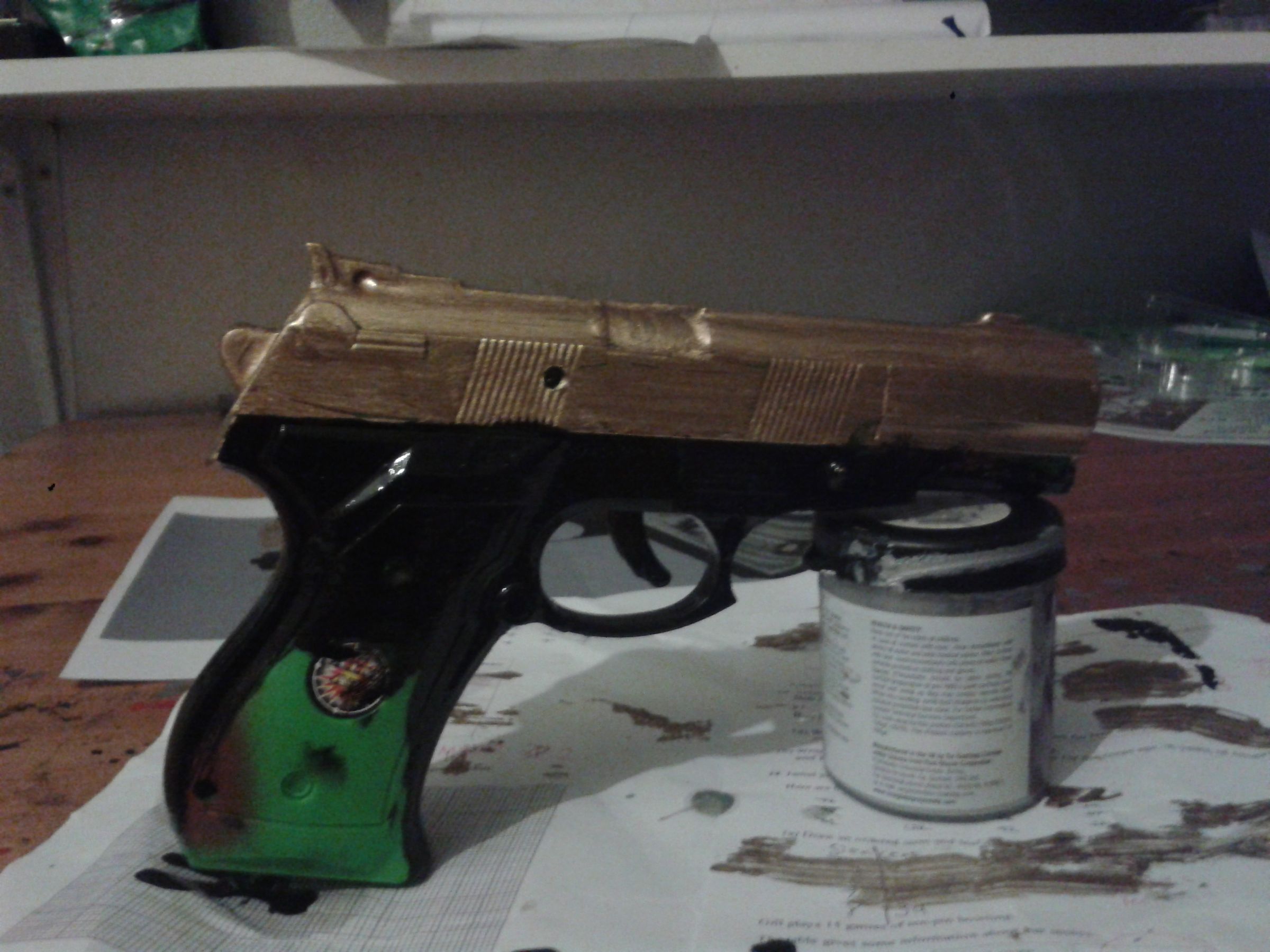 A Last Minute Duke Nukem Cosplay : 5 Steps - Instructables