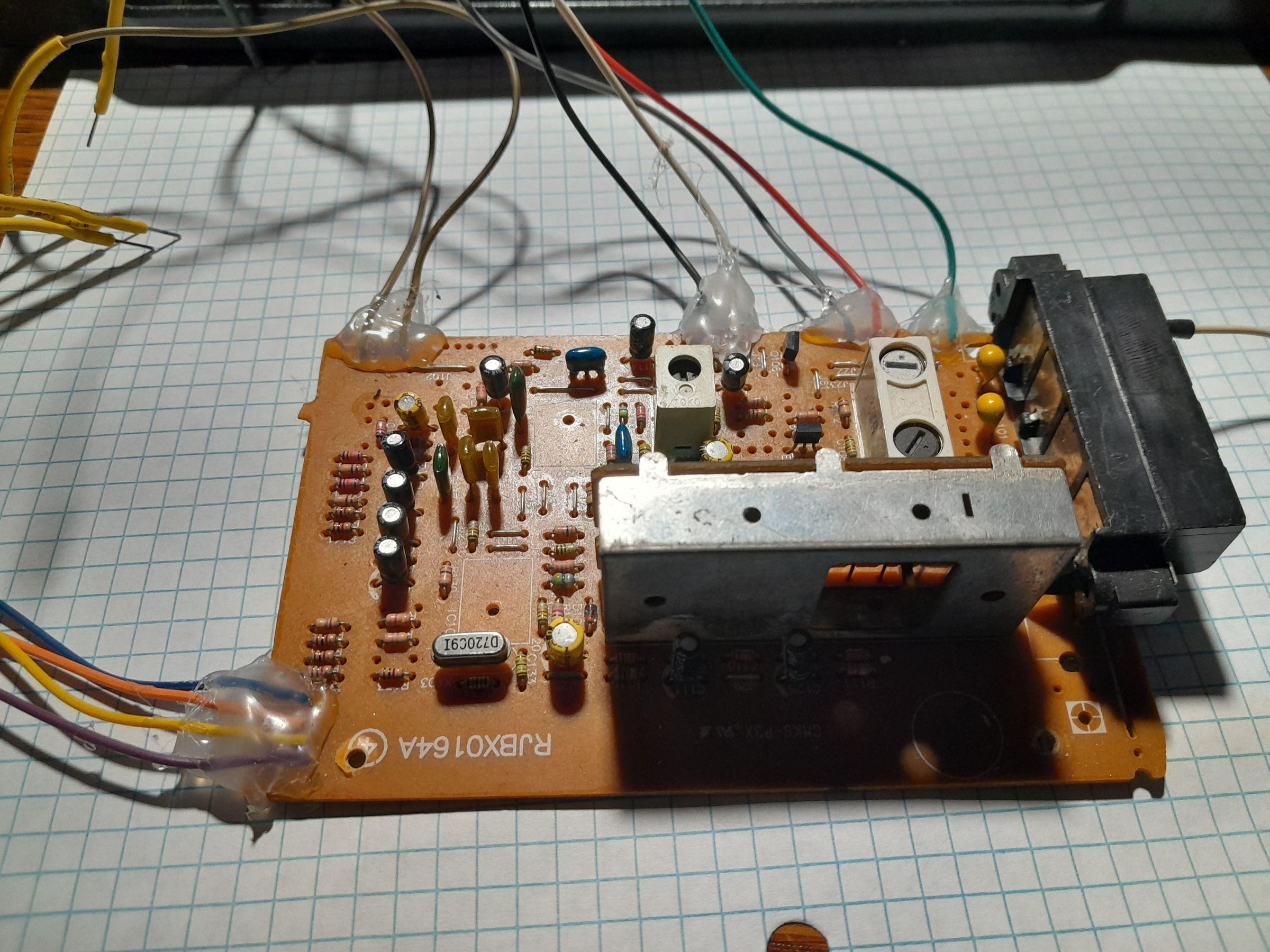 Sanyo CCB (Computer Control Bus) : 7 Steps - Instructables