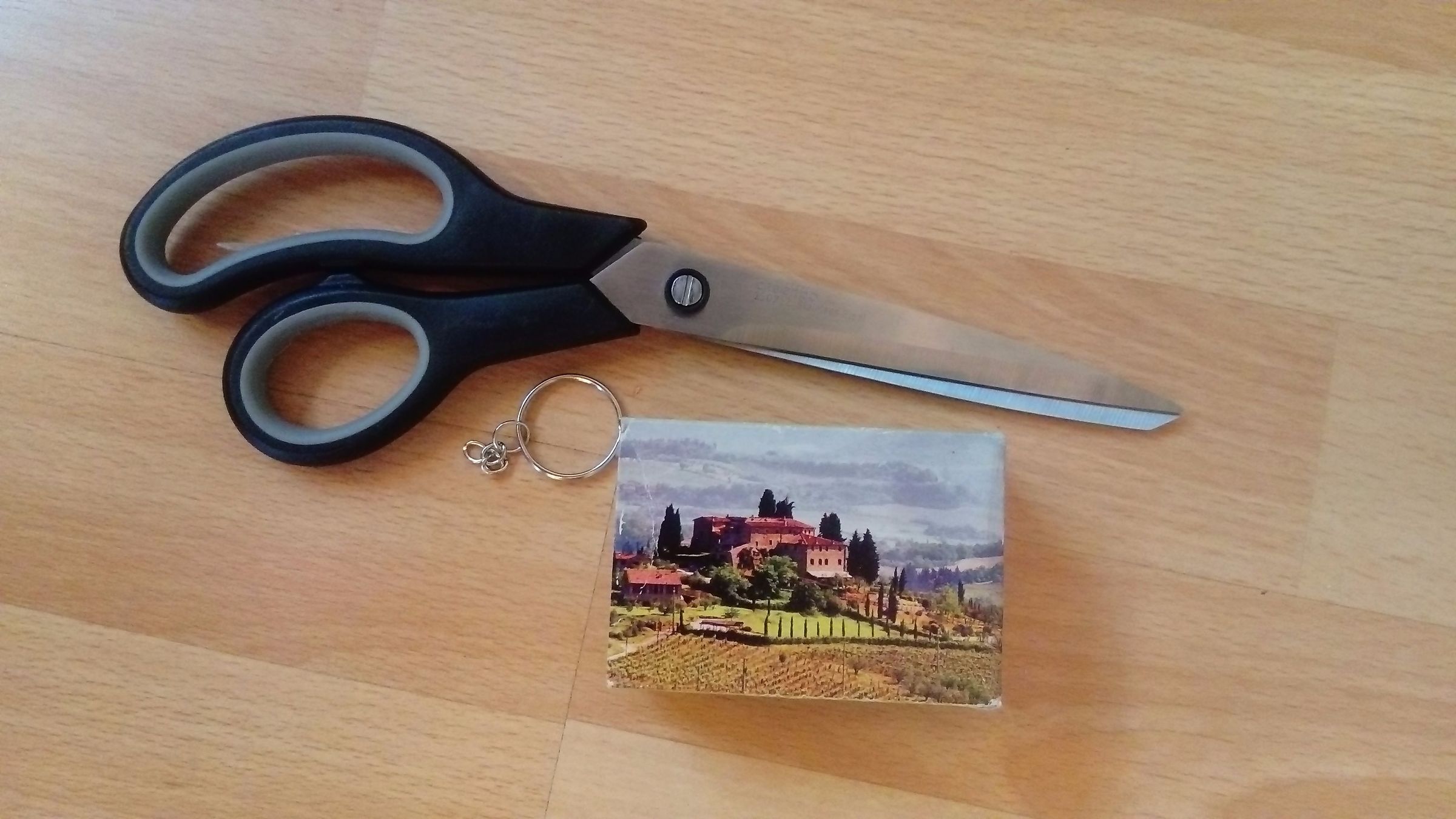 Paracord Cache Keychain! : 6 Steps (with Pictures) - Instructables